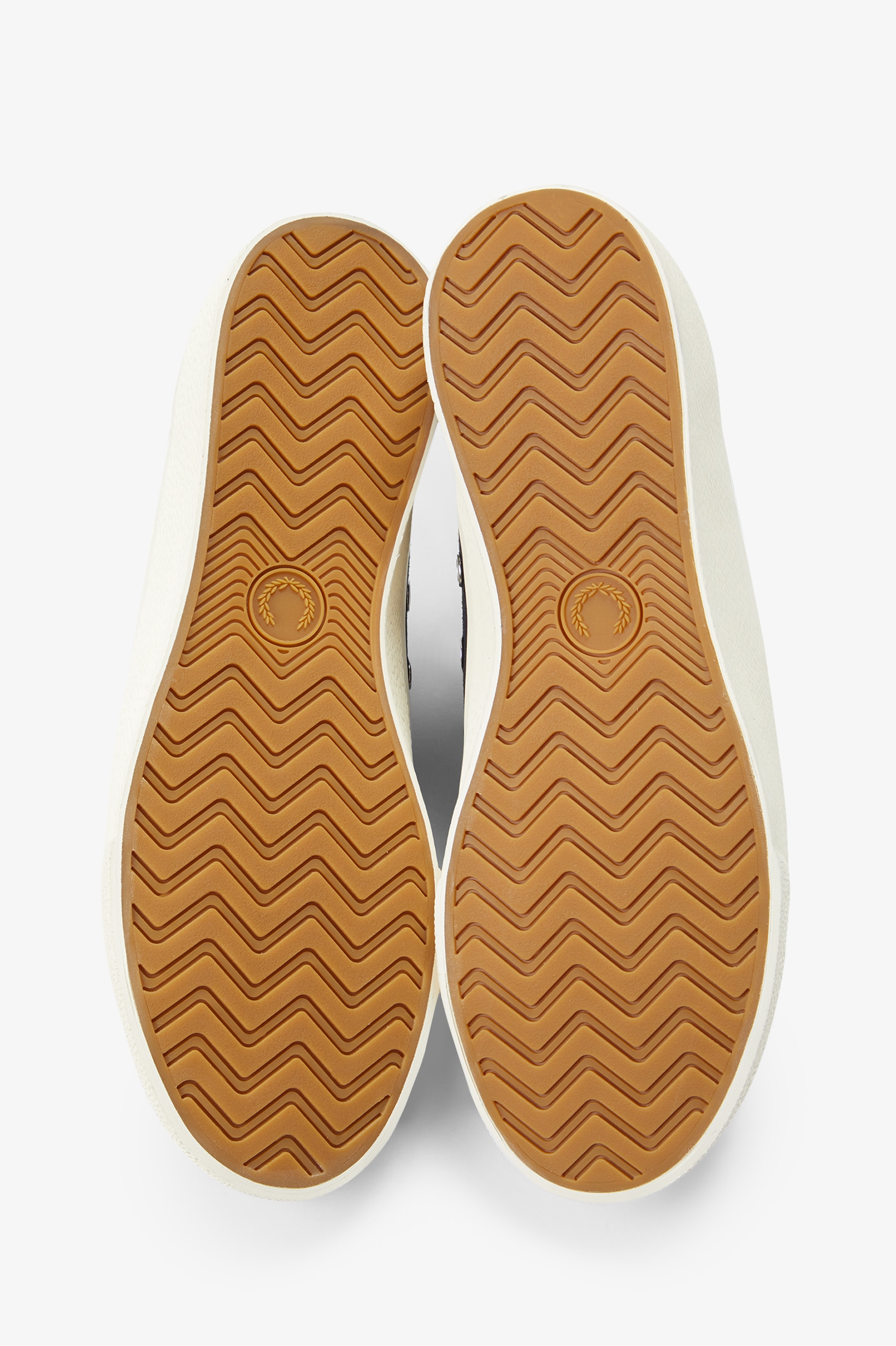 Sapatilhas Fred Perry 'Hughes Canvas Plimsoll' · Fred Perry · El Corte ...