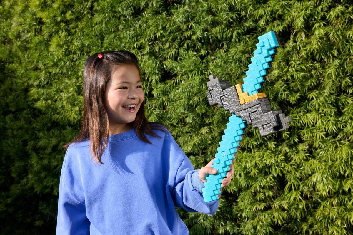 Minecraft La Película Juguete de rol destacado · Minecraft · El Corte ...