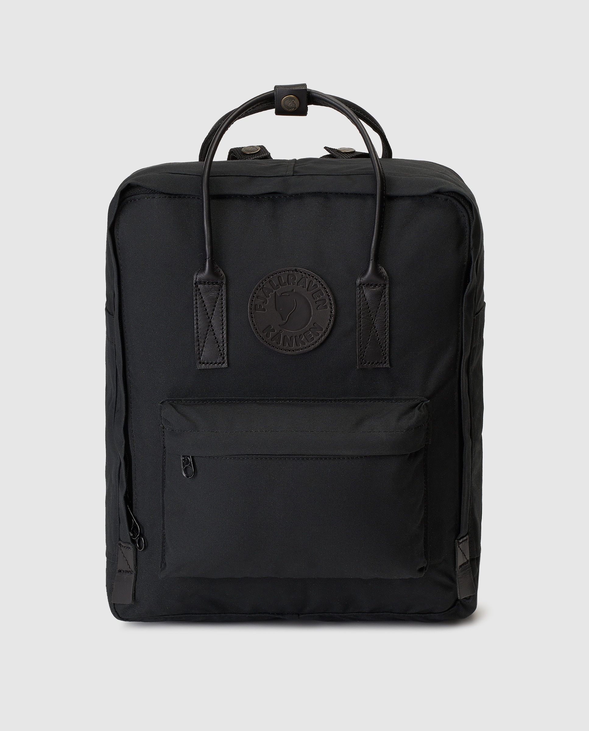 Mochila Kanken No.2 de vinilo impermeable en negro con bolsillo ...