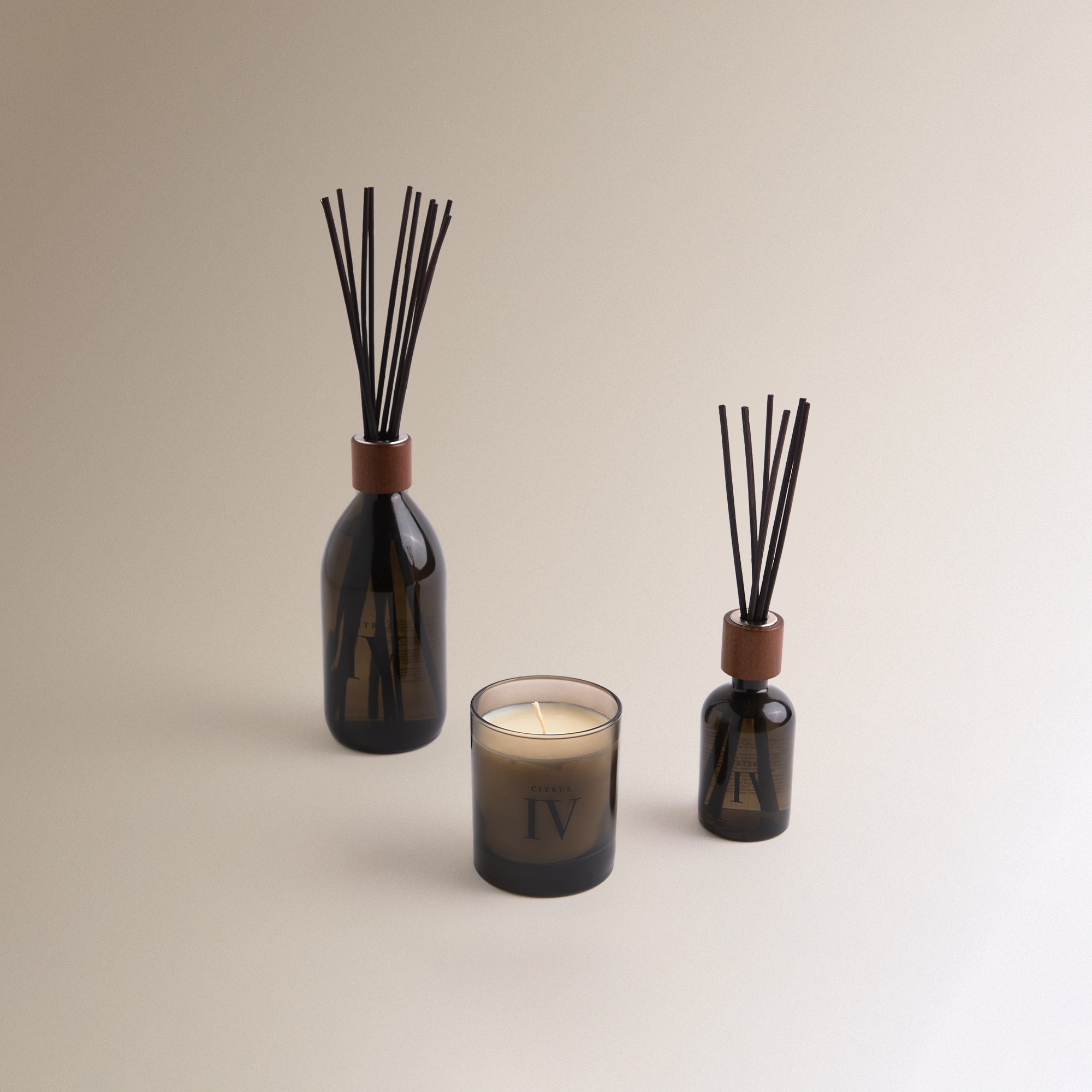 Vela perfumada Bergamota y Madera Essential Marrón Grande · El Corte Inglés