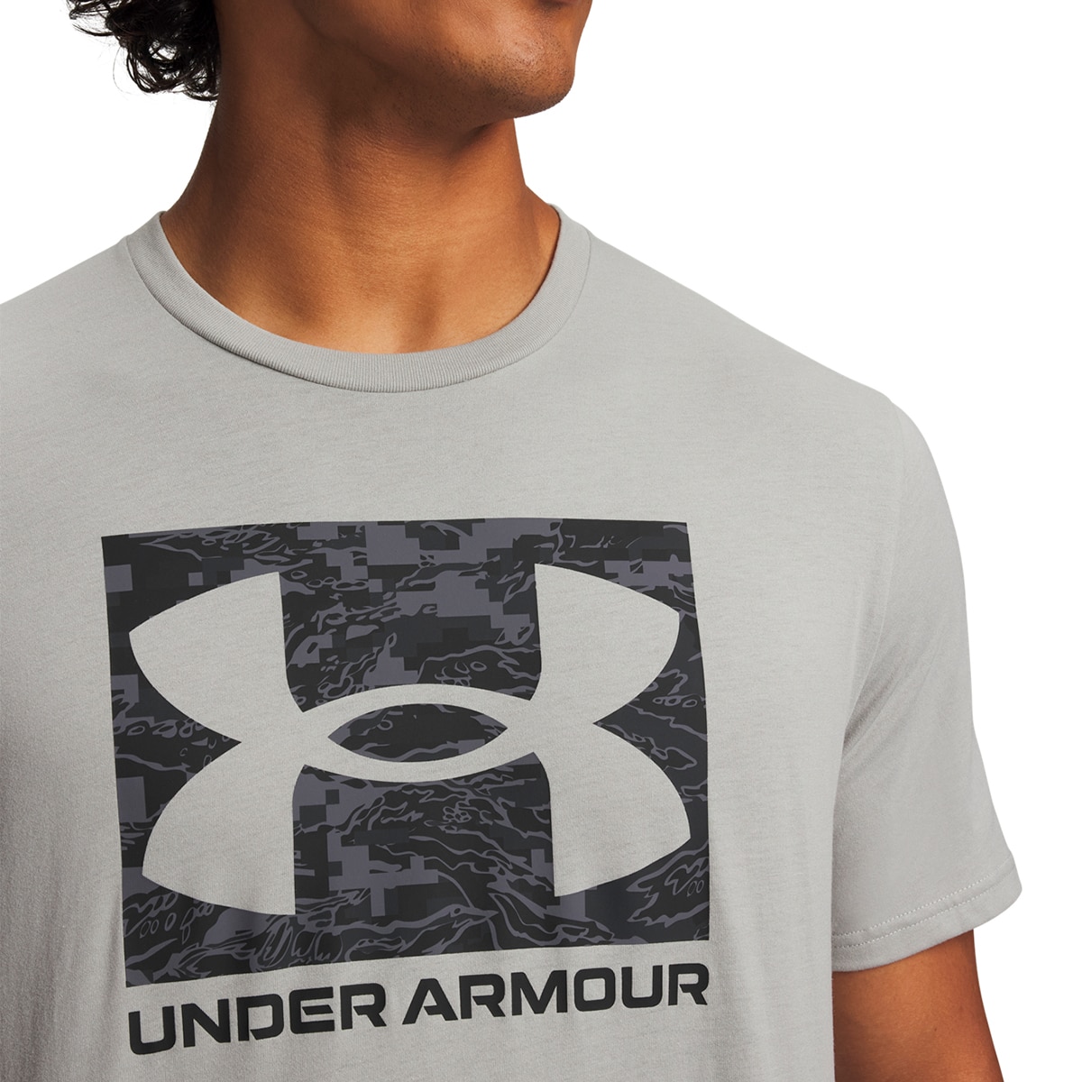 Camisetas de Hombre Casual UA ABC CAMO BOXED LOGO SS UNDER ARMOUR Gris ...