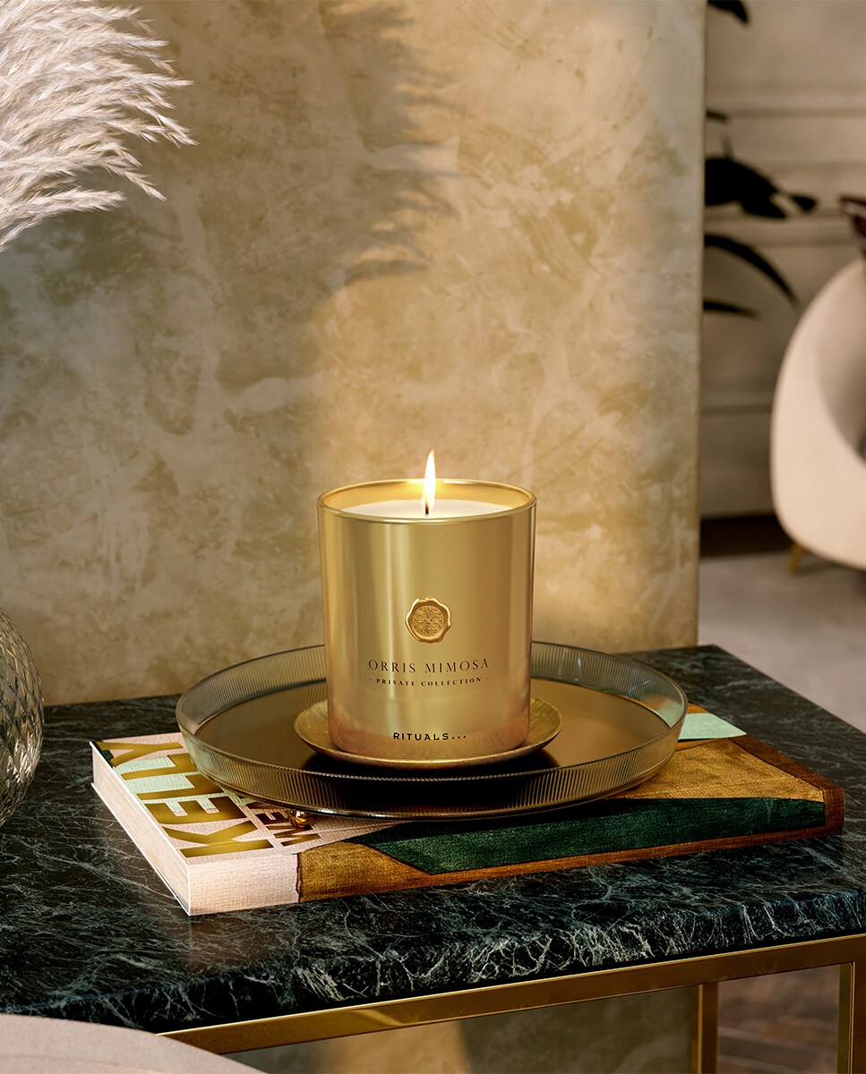 Vela aromática Orris Mimosa Scented Candle 360 g Rituals · Rituals · El ...