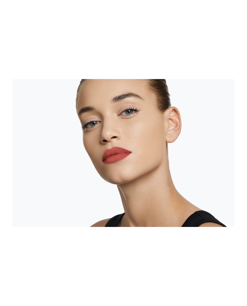 Barra de labios mate Rouge Pur Couture The Slim Velvet Radical Yves ...