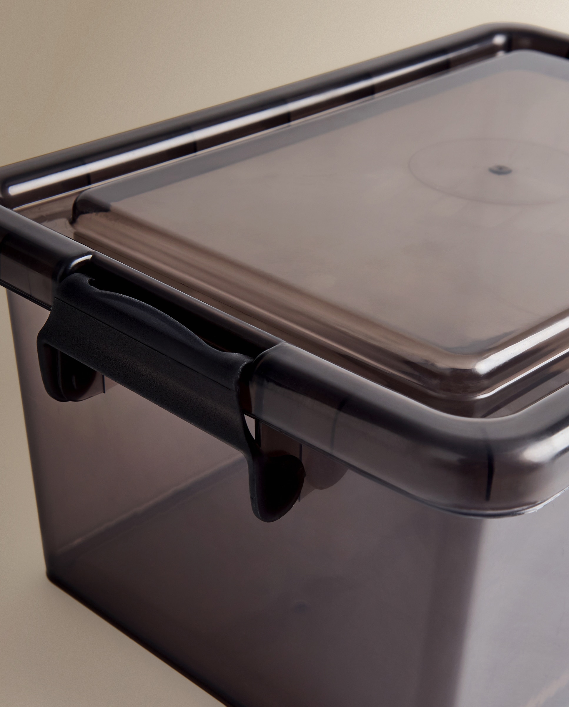 Caja de almacenaje con tapa Gris 3,5 litros · El Corte Inglés