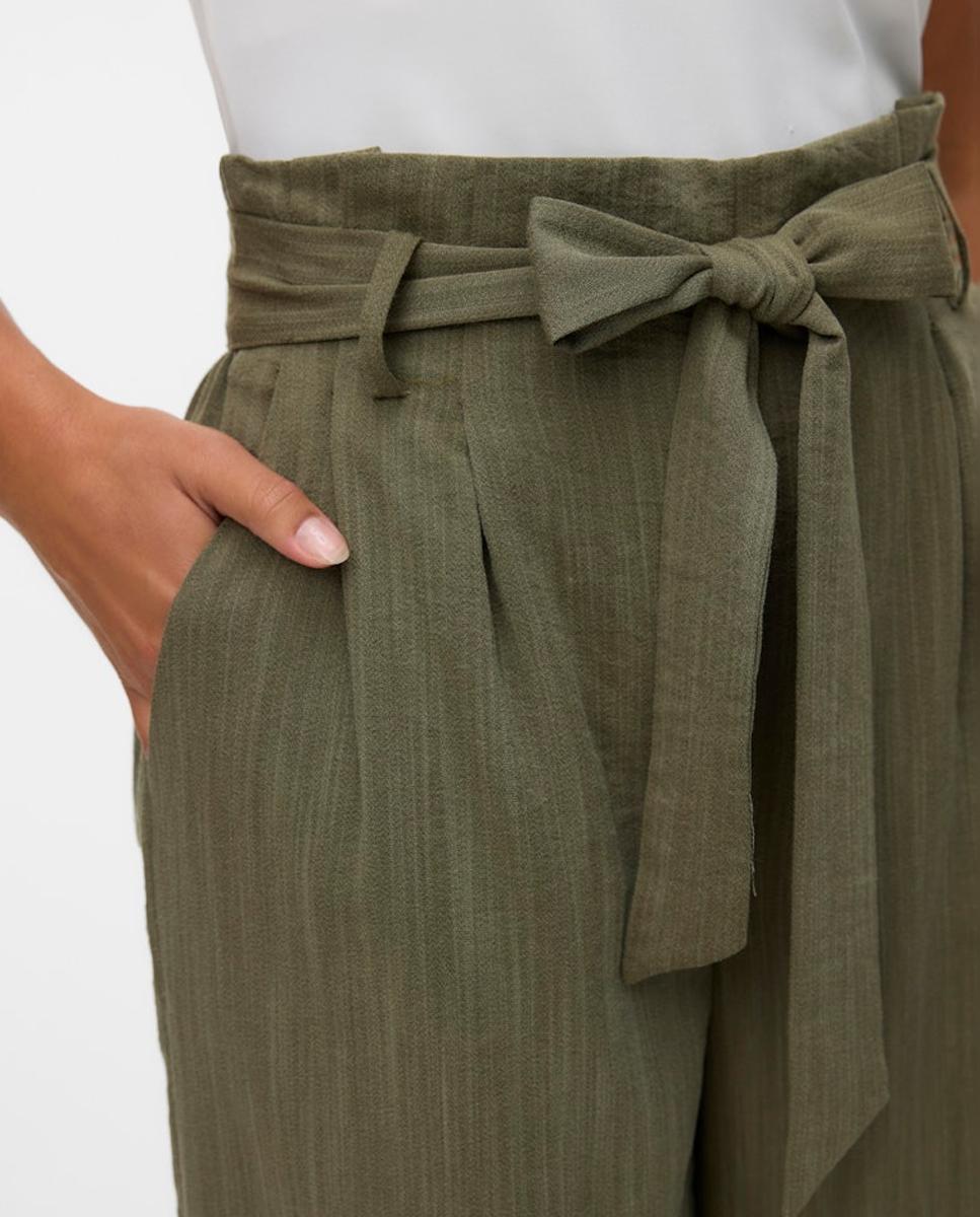 Pantalón de mujer cintura fruncida con lazo Musgo Vero Moda · El Corte ...