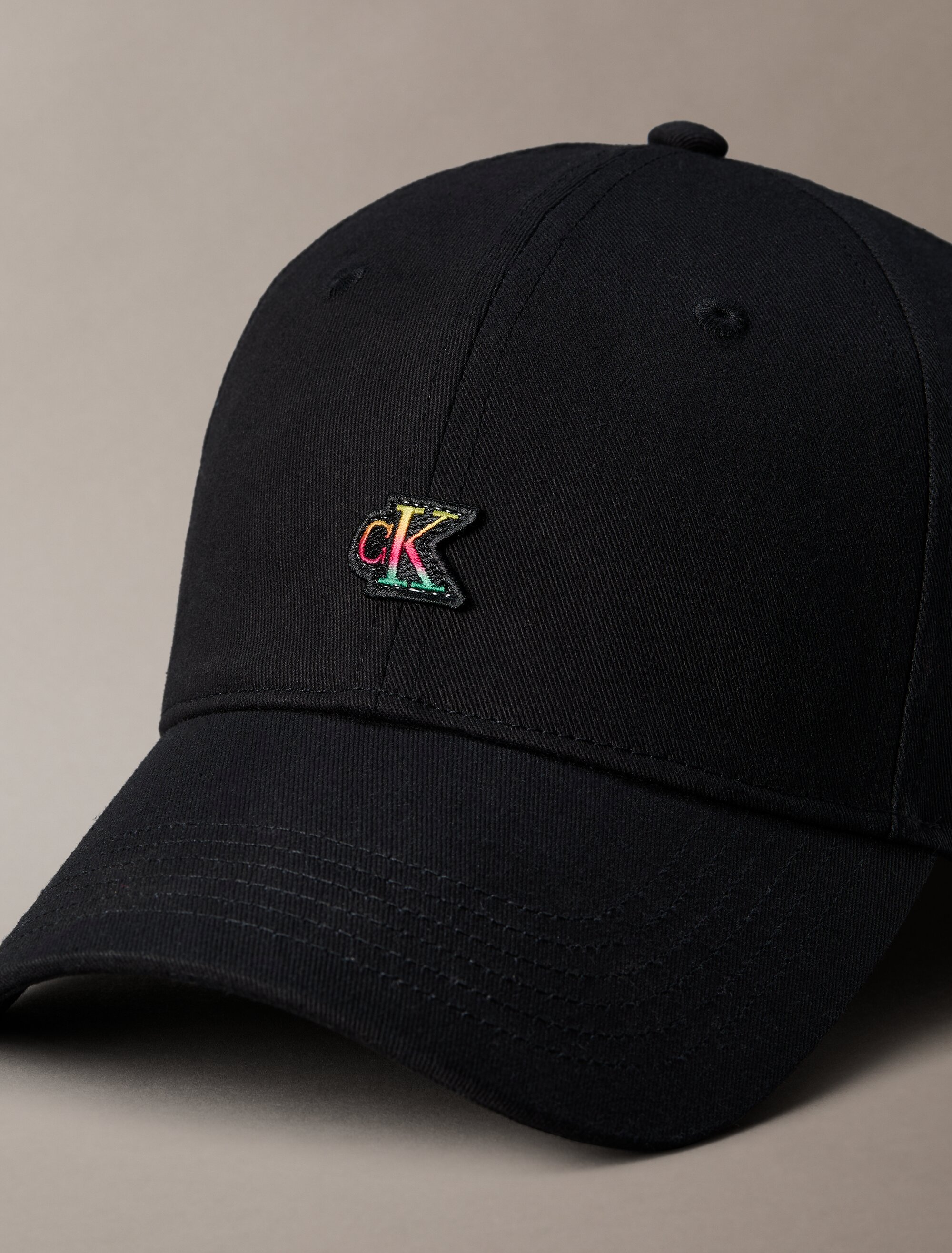 Gorra Hombre con logo Negro · El Corte Inglés