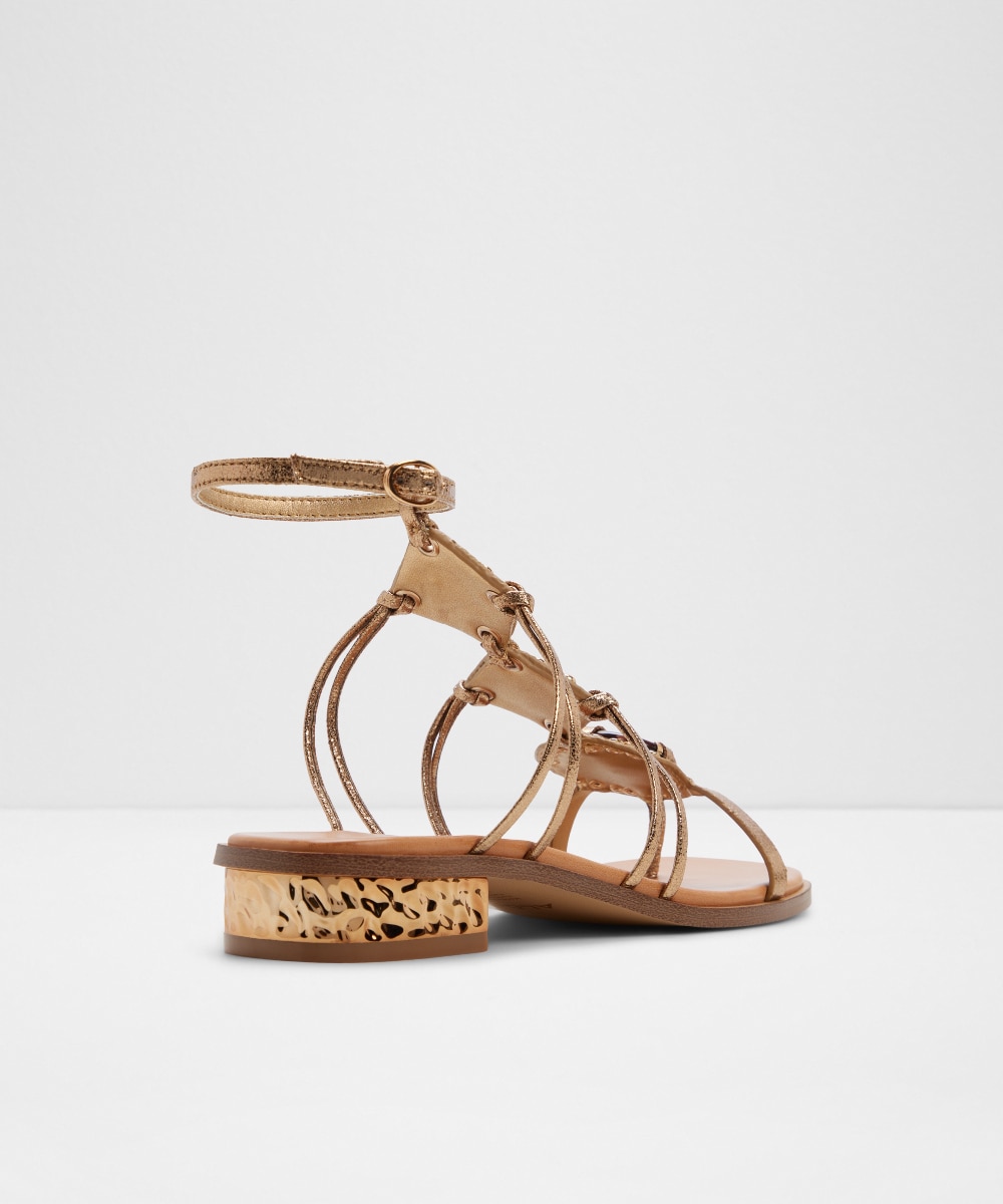 Sandalias planas de mujer con punta cuadrada Oro Aldo · El Corte Inglés