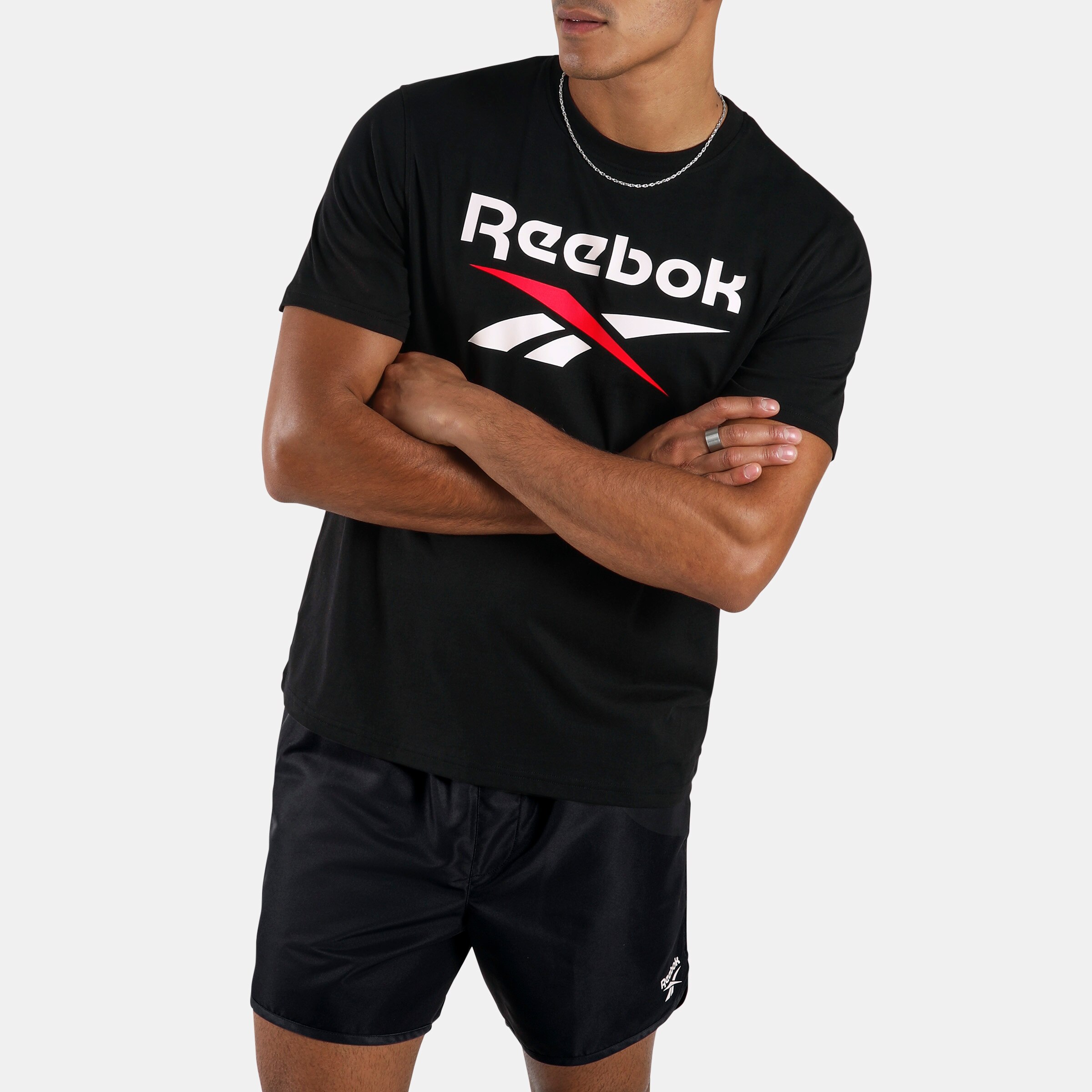 Camiseta de hombre Bruno Big Logo Crew Neck REEBOK Negro · El Corte Inglés