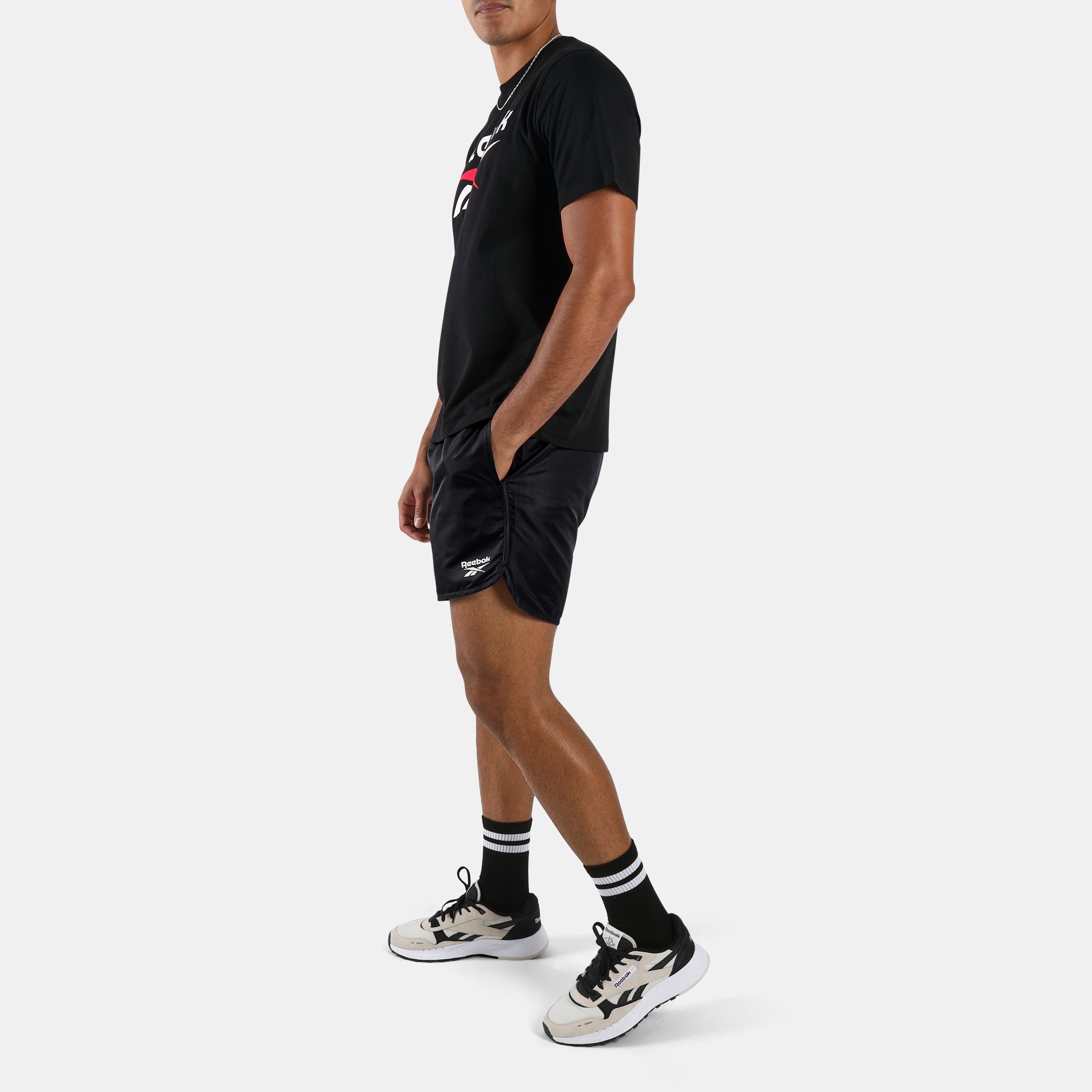 Camiseta de hombre Bruno Big Logo Crew Neck REEBOK Negro · El Corte Inglés