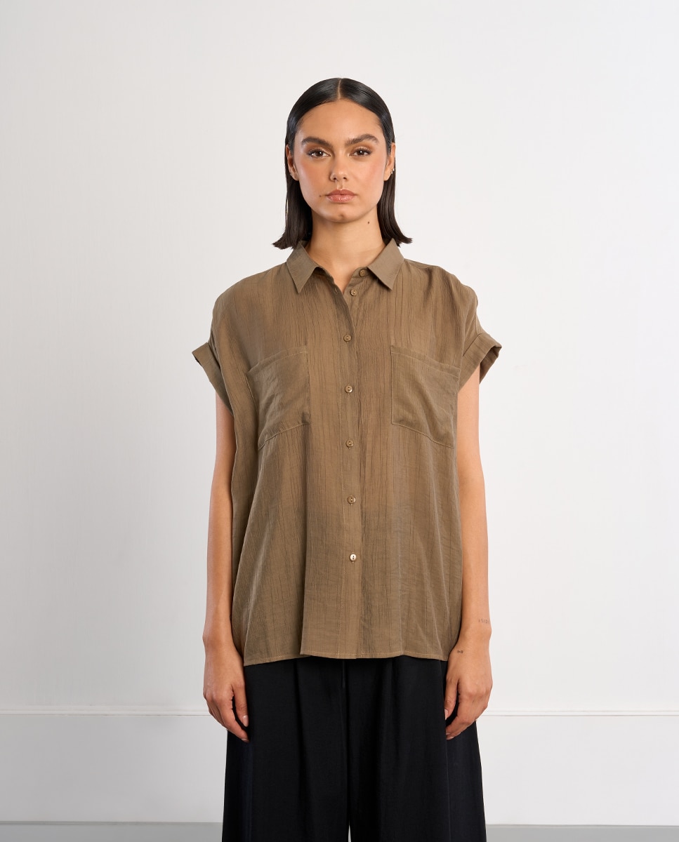 Camisa de mujer de manga corta bajo asimétrico Kaki Lili Sidonio · El ...