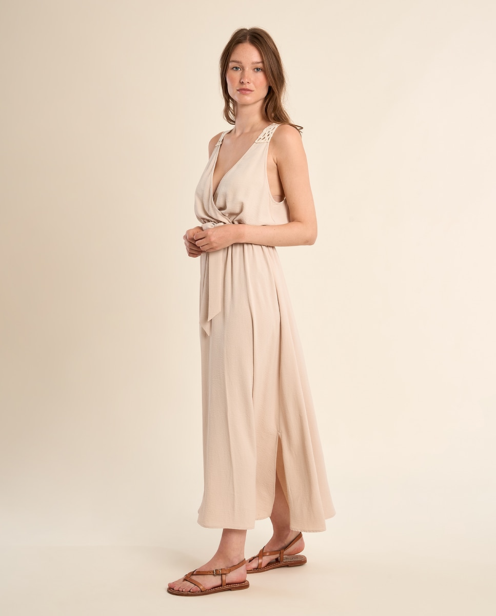Vestido largo de manga sisa con detalles bordados Molly Bracken · El ...