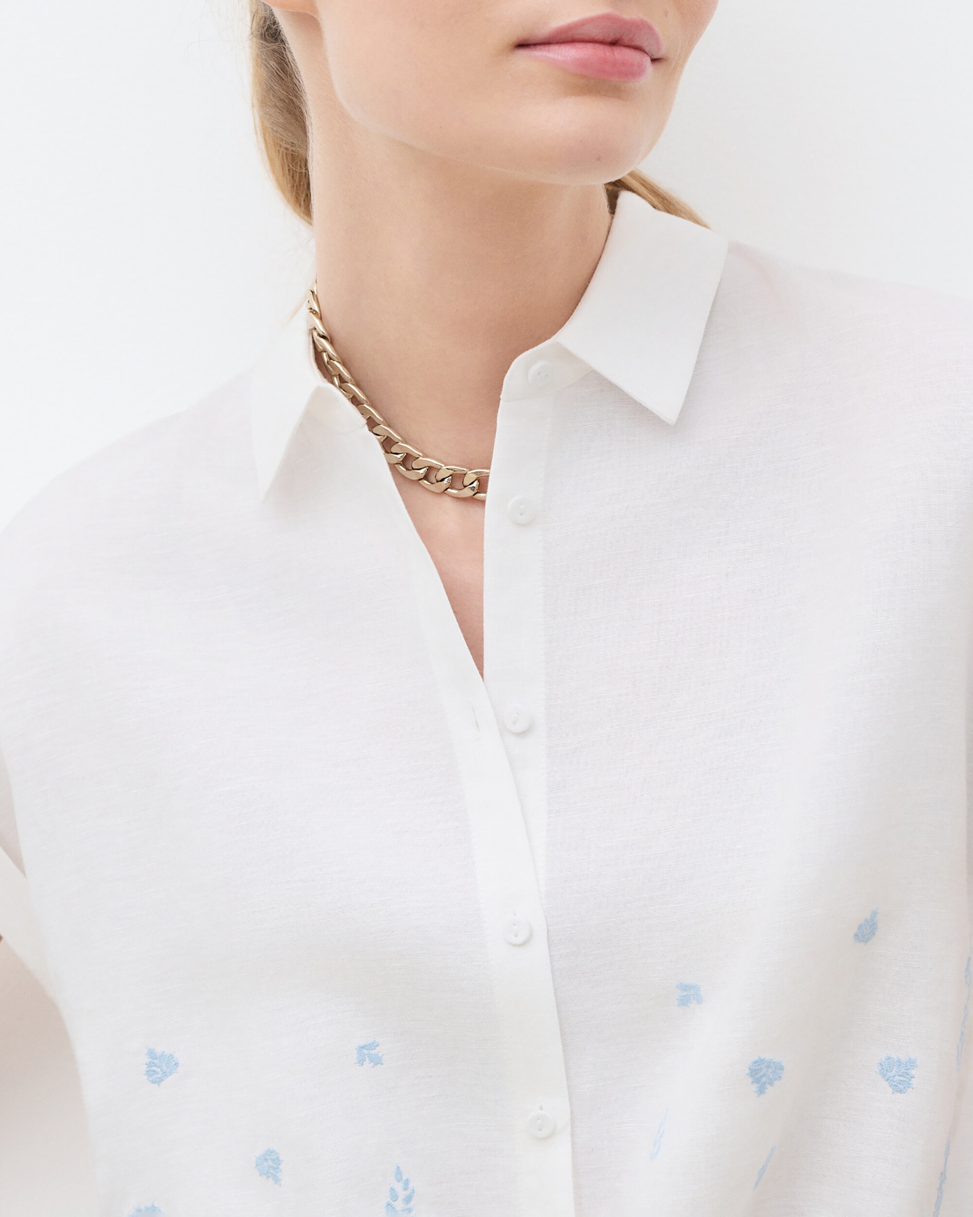 Camisa de mujer con bordado en lino Blanco Caroll · El Corte Inglés