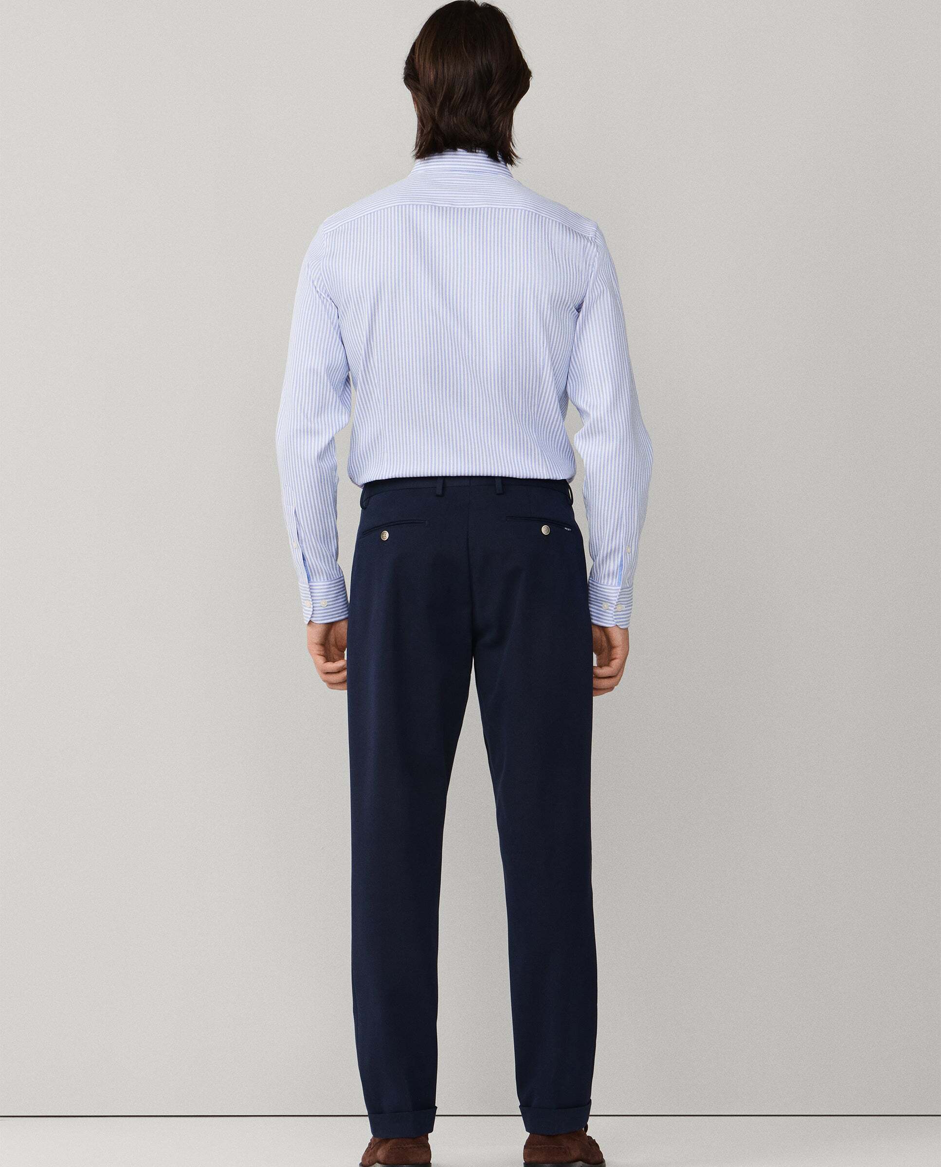 Chino de hombre con doble pliegue fit regular Azul marino · El Corte Inglés