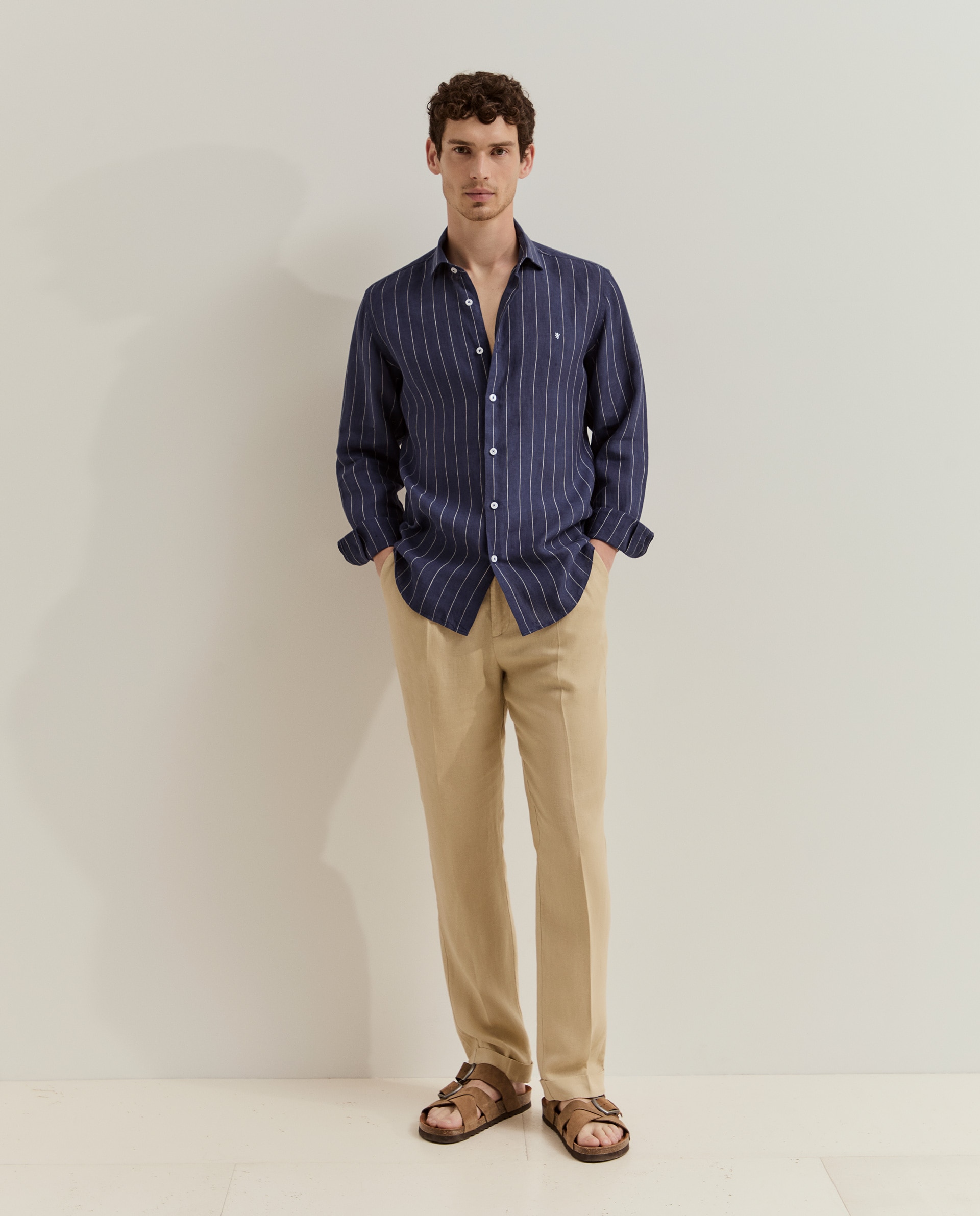Camisa slim fit de hombre en lino a rayas Azul marino · El Corte Inglés