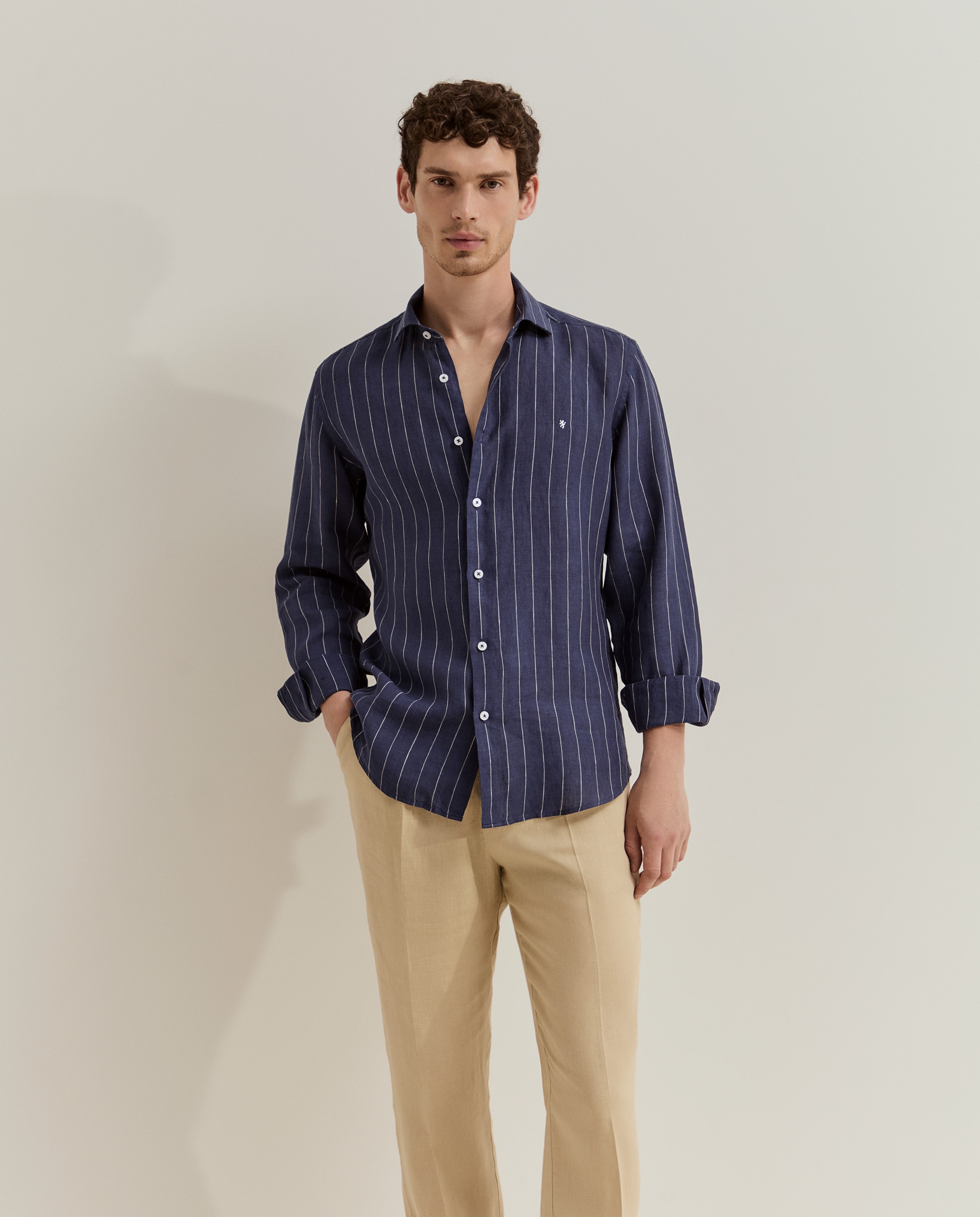 Camisa slim fit de hombre en lino a rayas Azul marino · El Corte Inglés