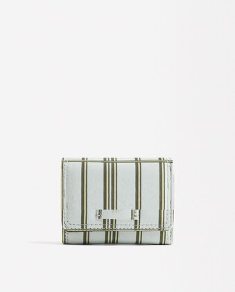 Cartera de mujer mediana con solapa y cierre imantado con estampado de ...