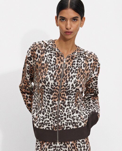 Cómo se lleva el animal print en 2025