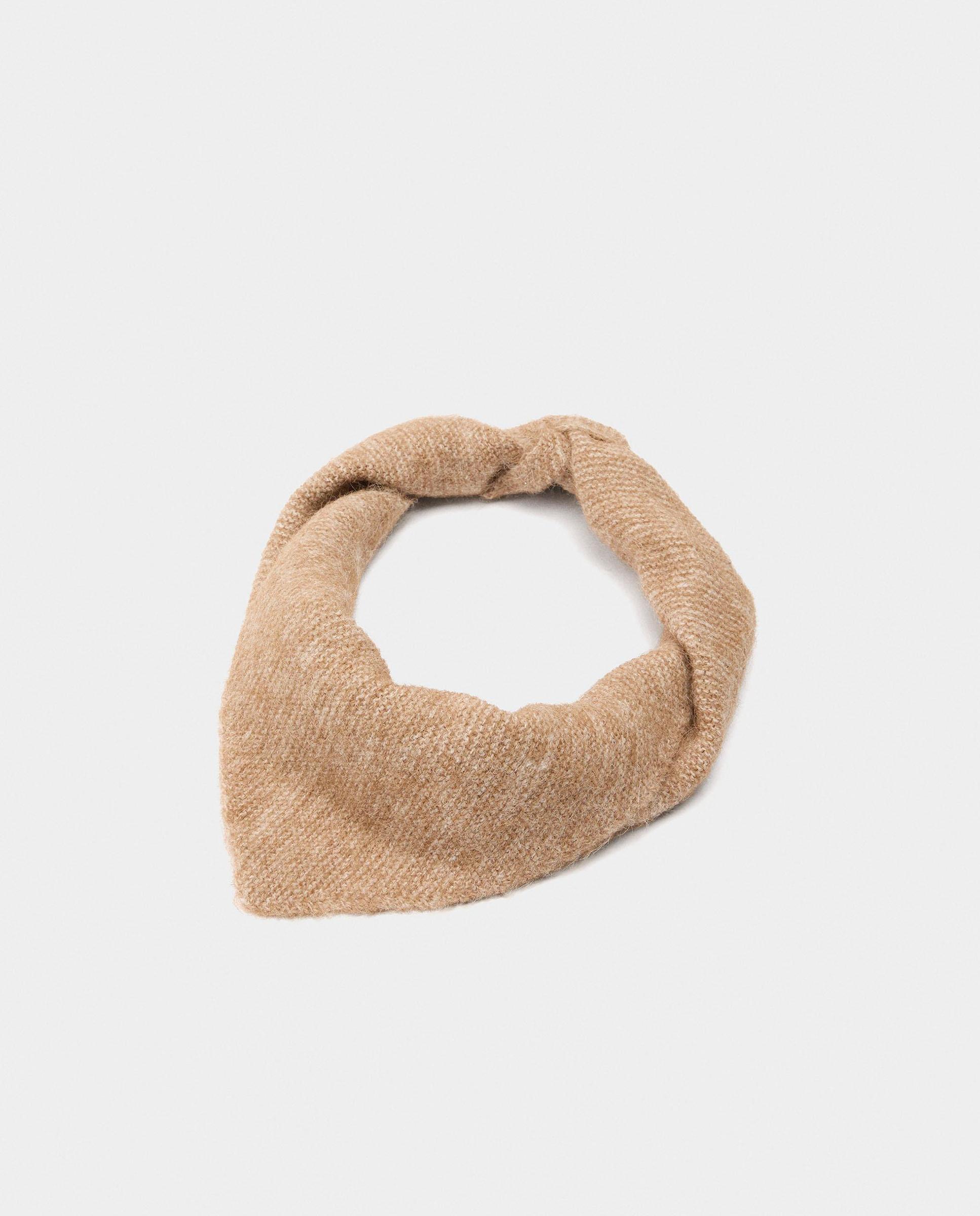 Pañuelo para el pelo acanalado en liso Beige Parfois · El Corte Inglés