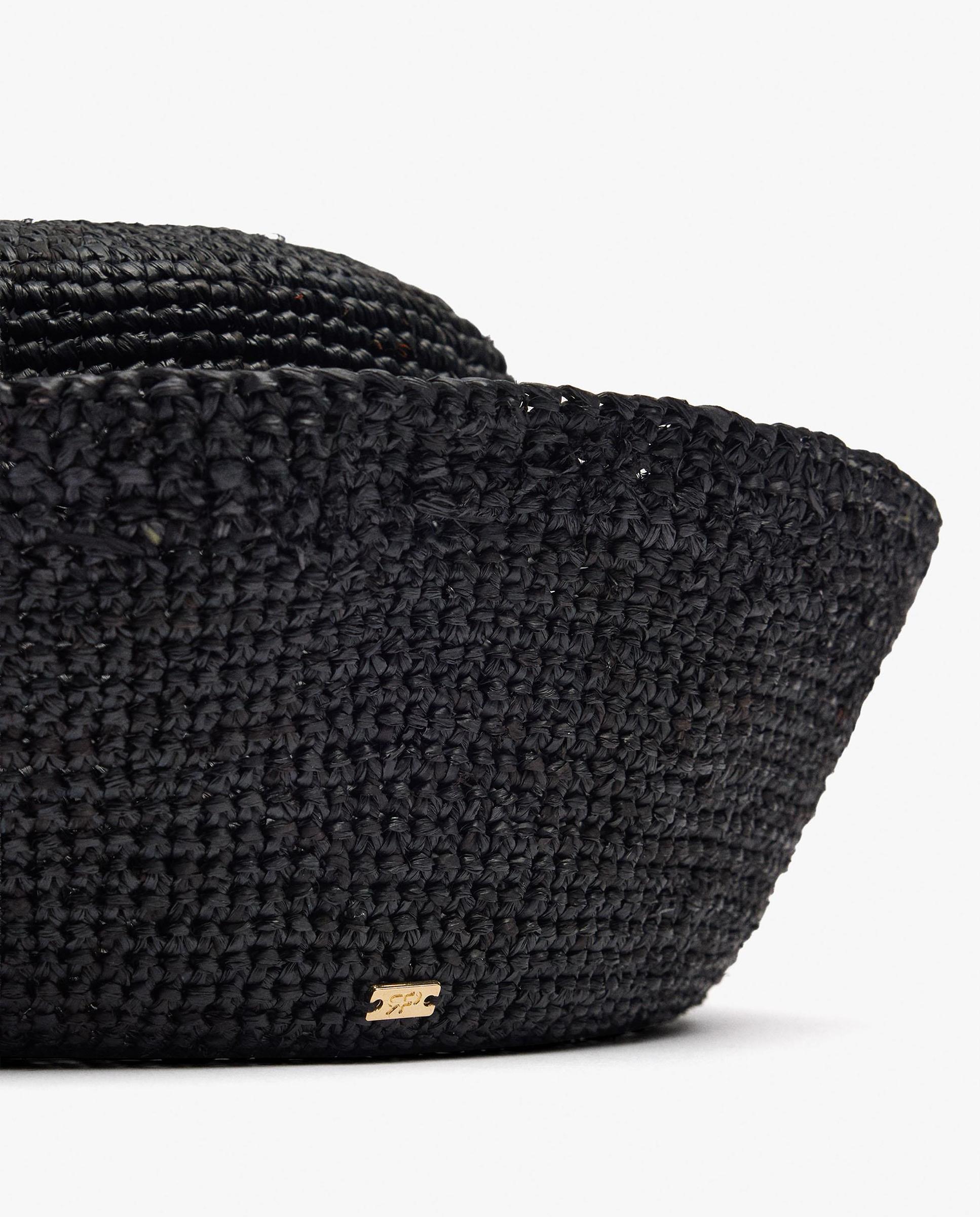 Sombrero de mujer de rafia estilo pillbox en liso Negro Parfois · El ...