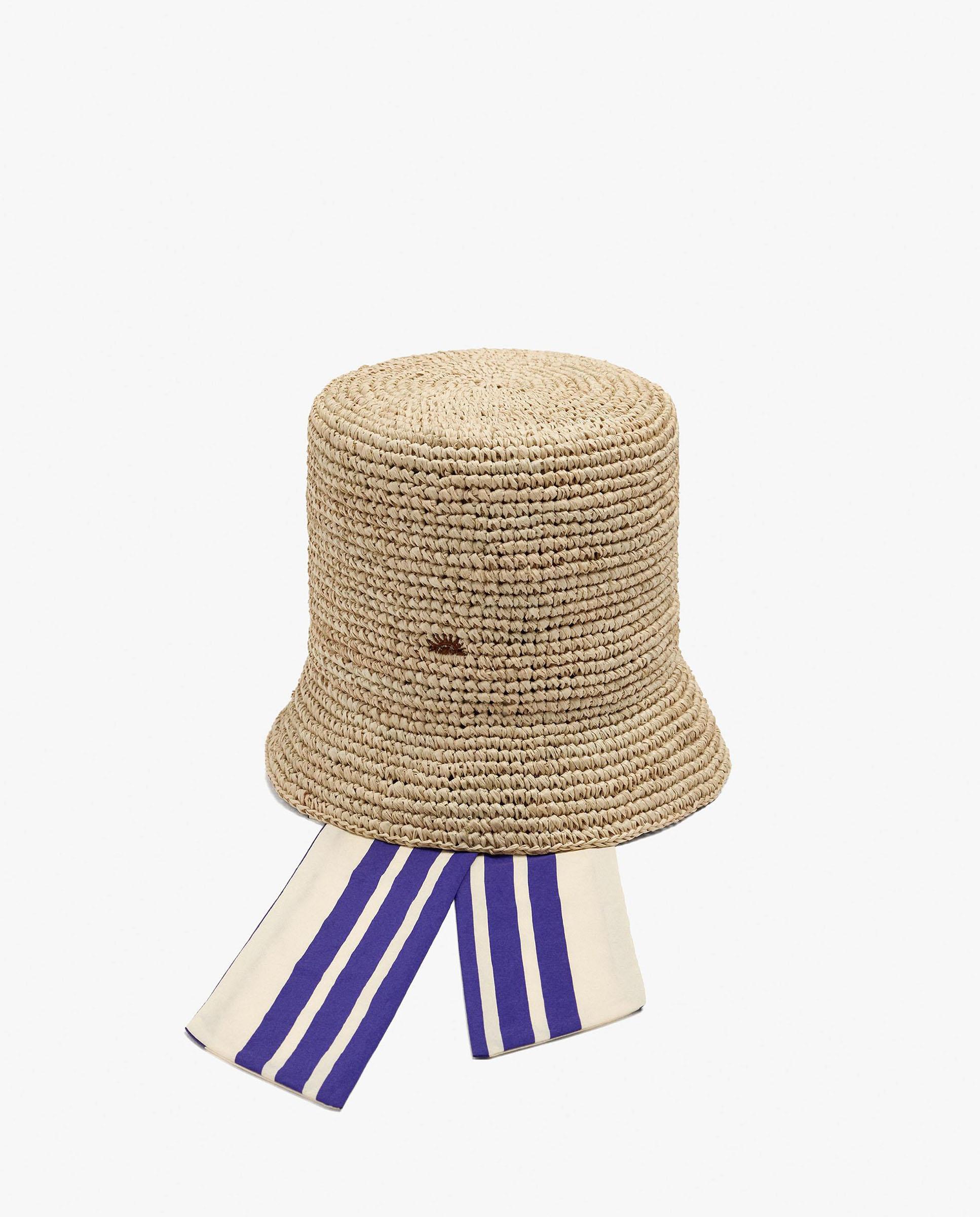 Gorro de mujer 100% rafia con tira decorativa Natural Parfois · El ...