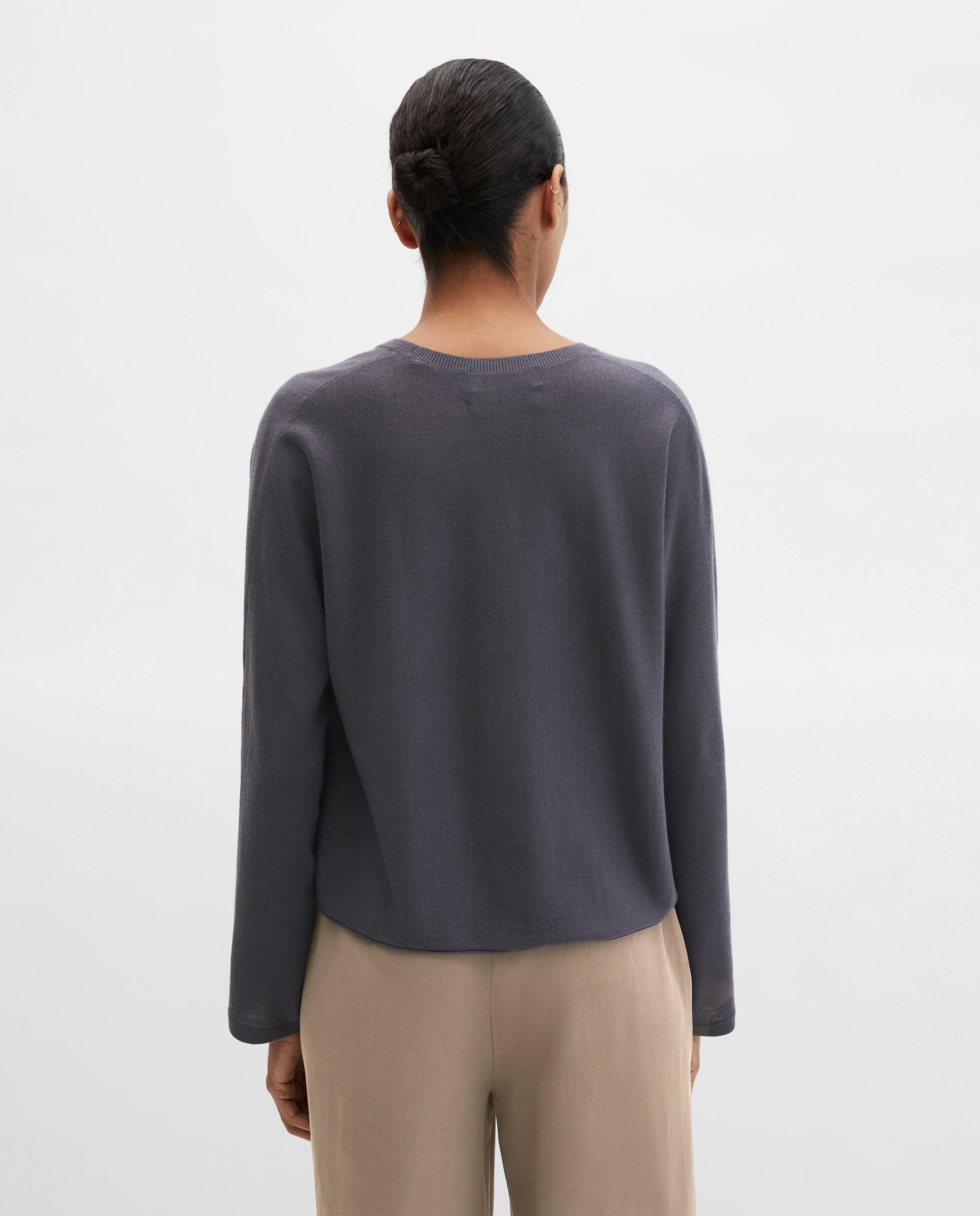 Sudadera de mujer oversize con cuello de pico de una mezcla de lana ...