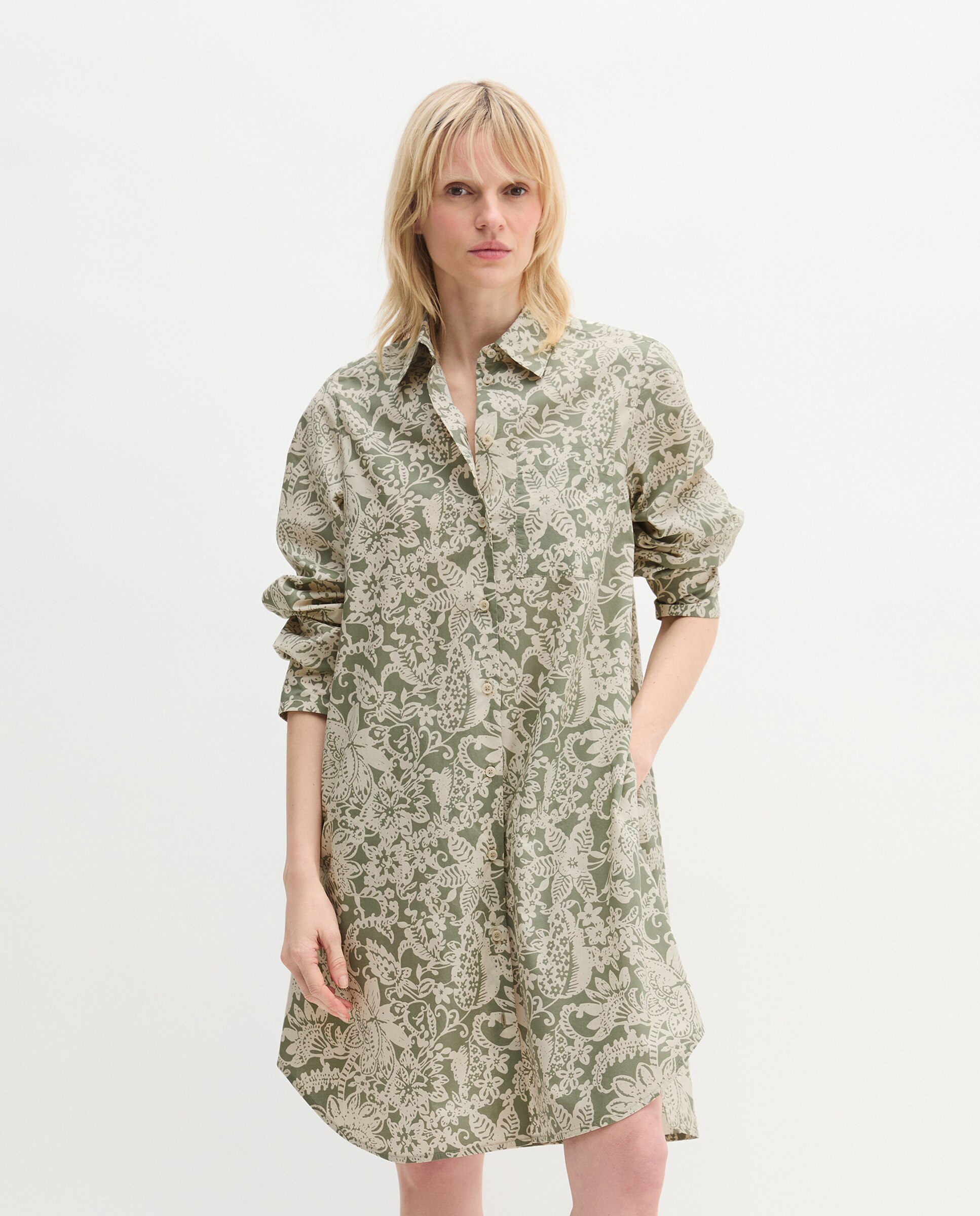 Vestido camisero relajado de popelí­n papertouch con estampado integral ...