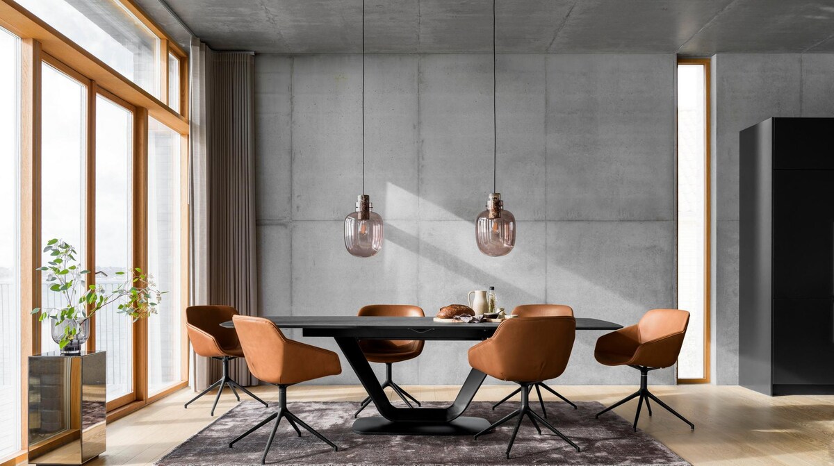 Pack de dos sillas Vienna giratoria en piel Nordic Grain BoConcept ...