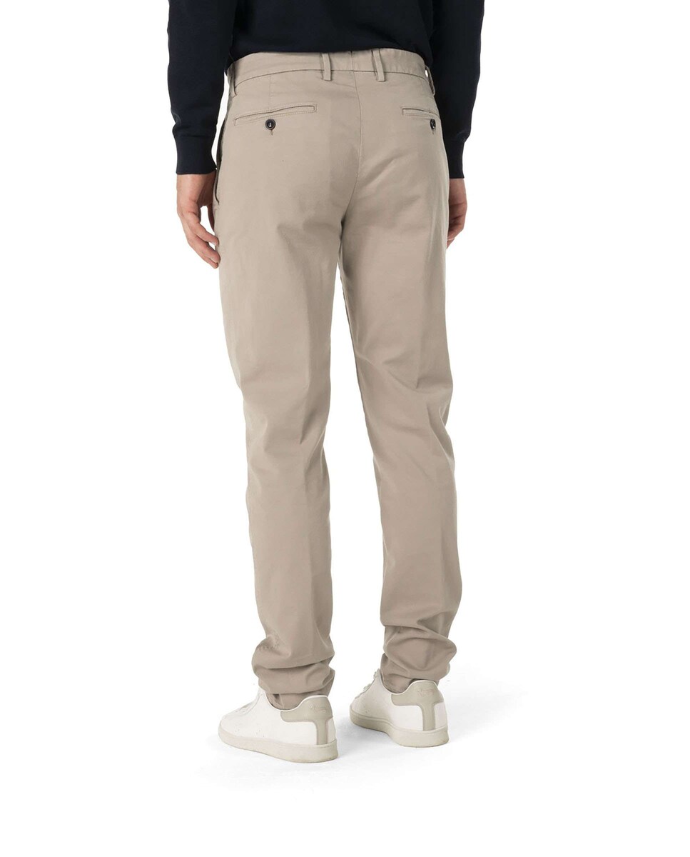 Chino de hombre corte regular en color beige · Harmont&Blaine · El ...
