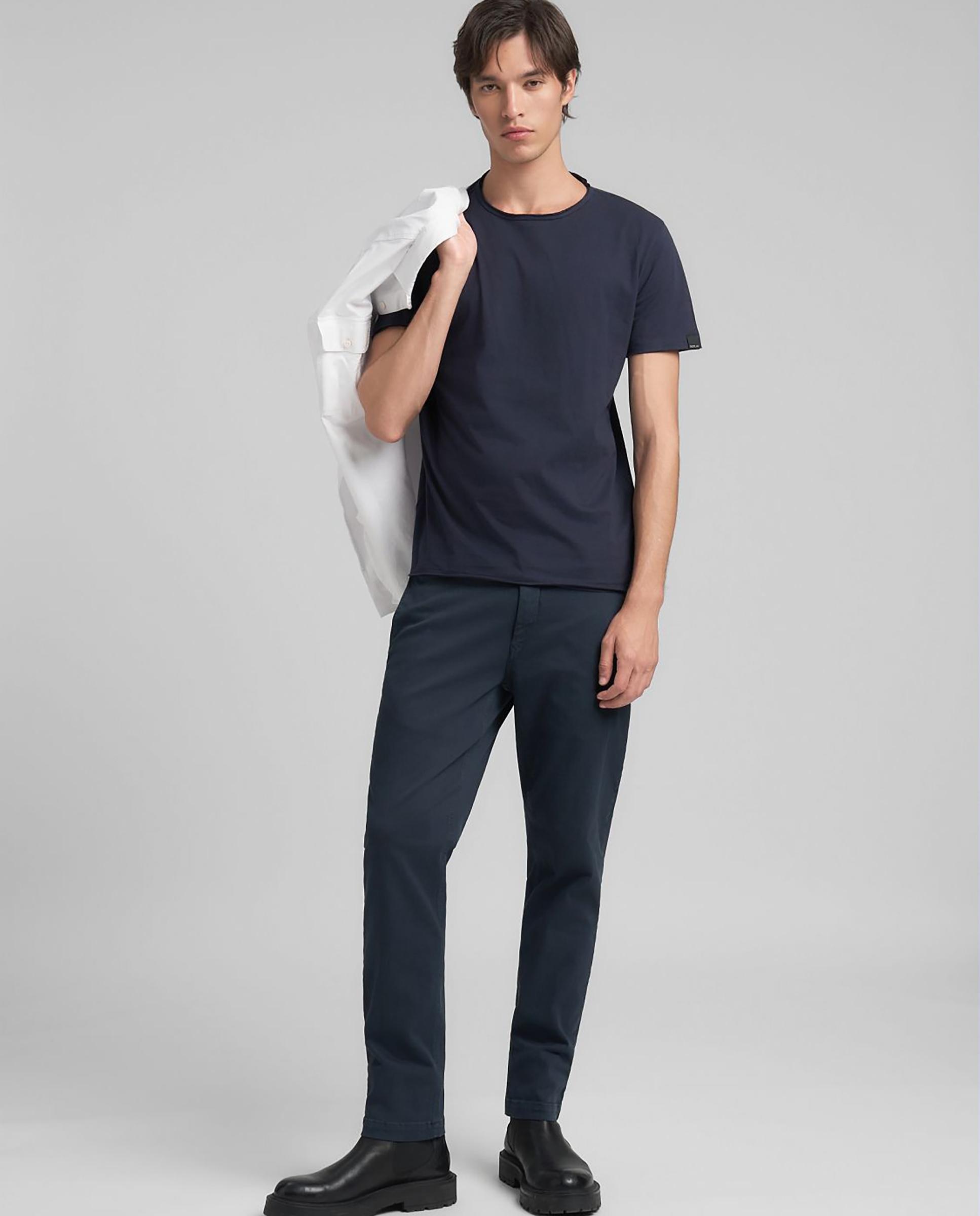 Chino de hombre regular fit con dos bolsillos franceses Azul oscuro ...