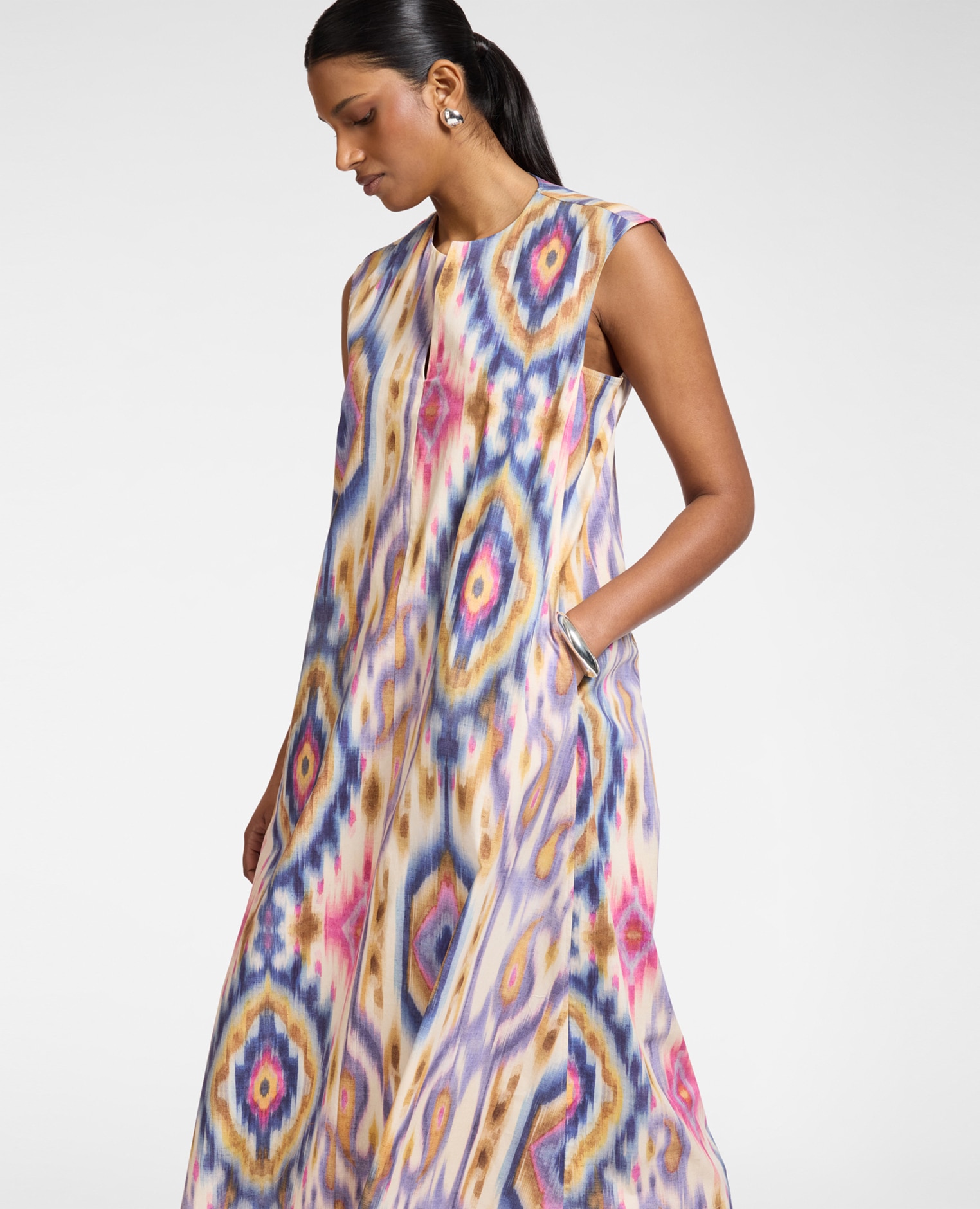 Vestido largo en popelín estampado escote redondo con abertura central ...