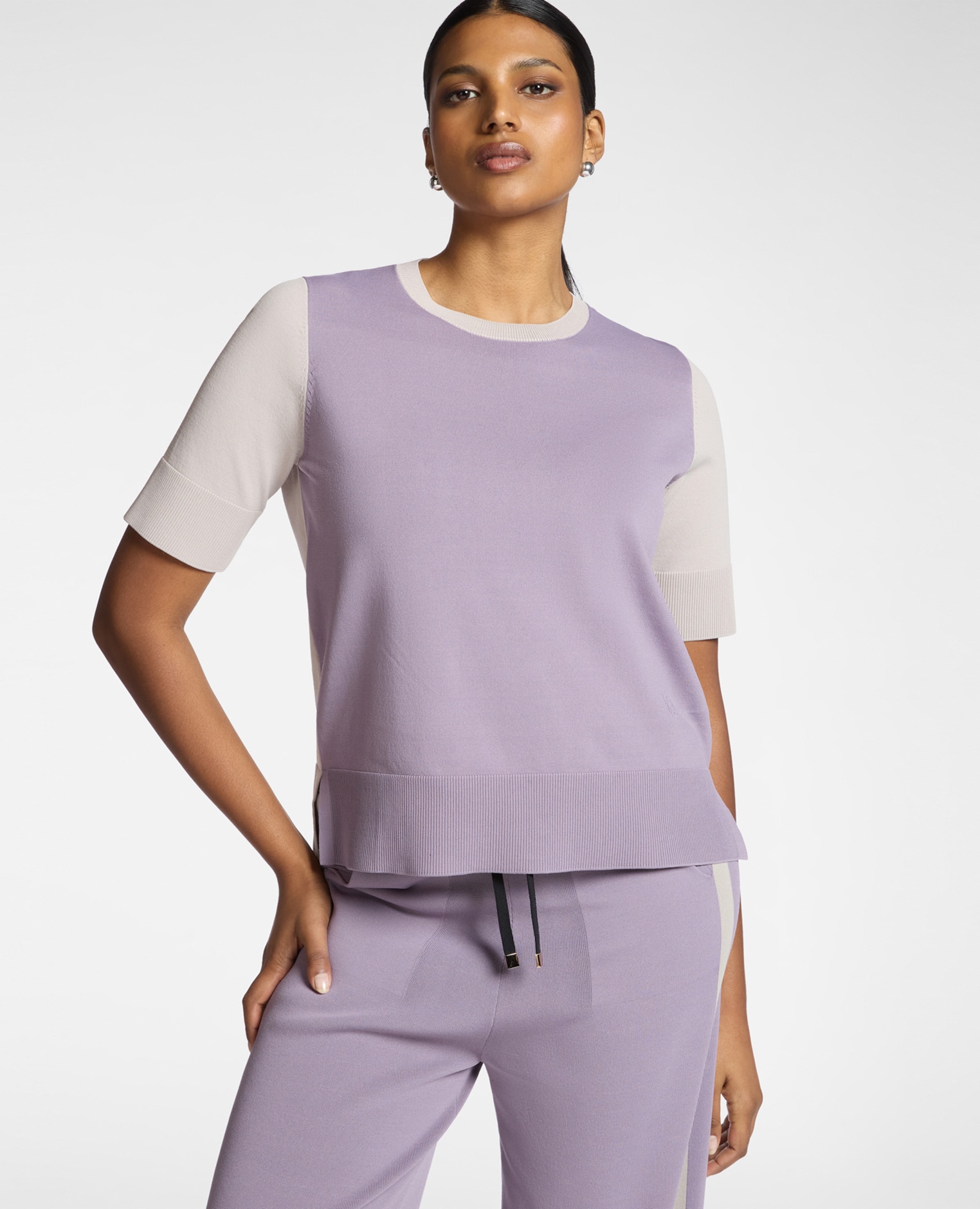 Camiseta de mujer cuello redondo mangas cortas Morado Elena Miró · El ...