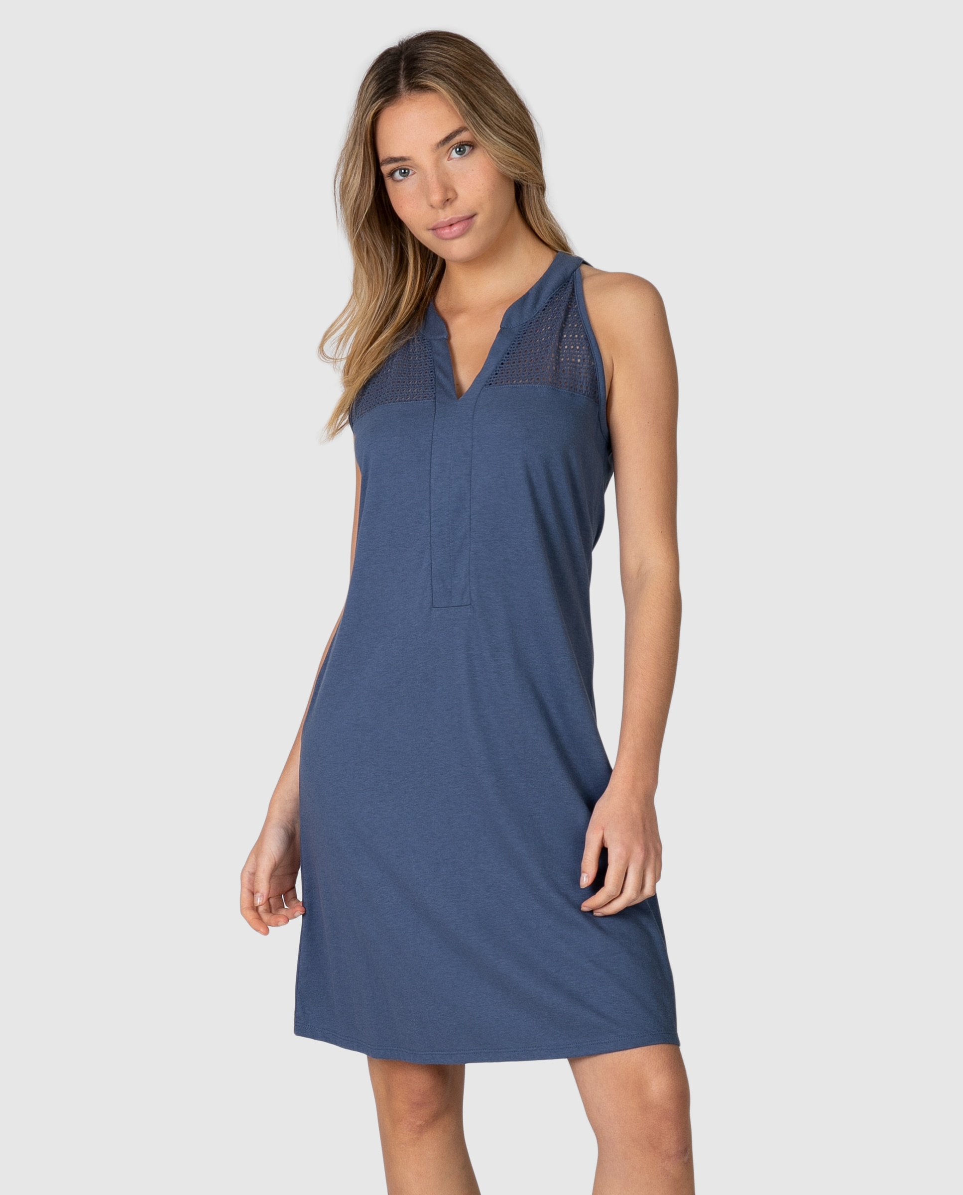 Vestido de playa corto sin mangas con panel calado Azul Massana · El ...