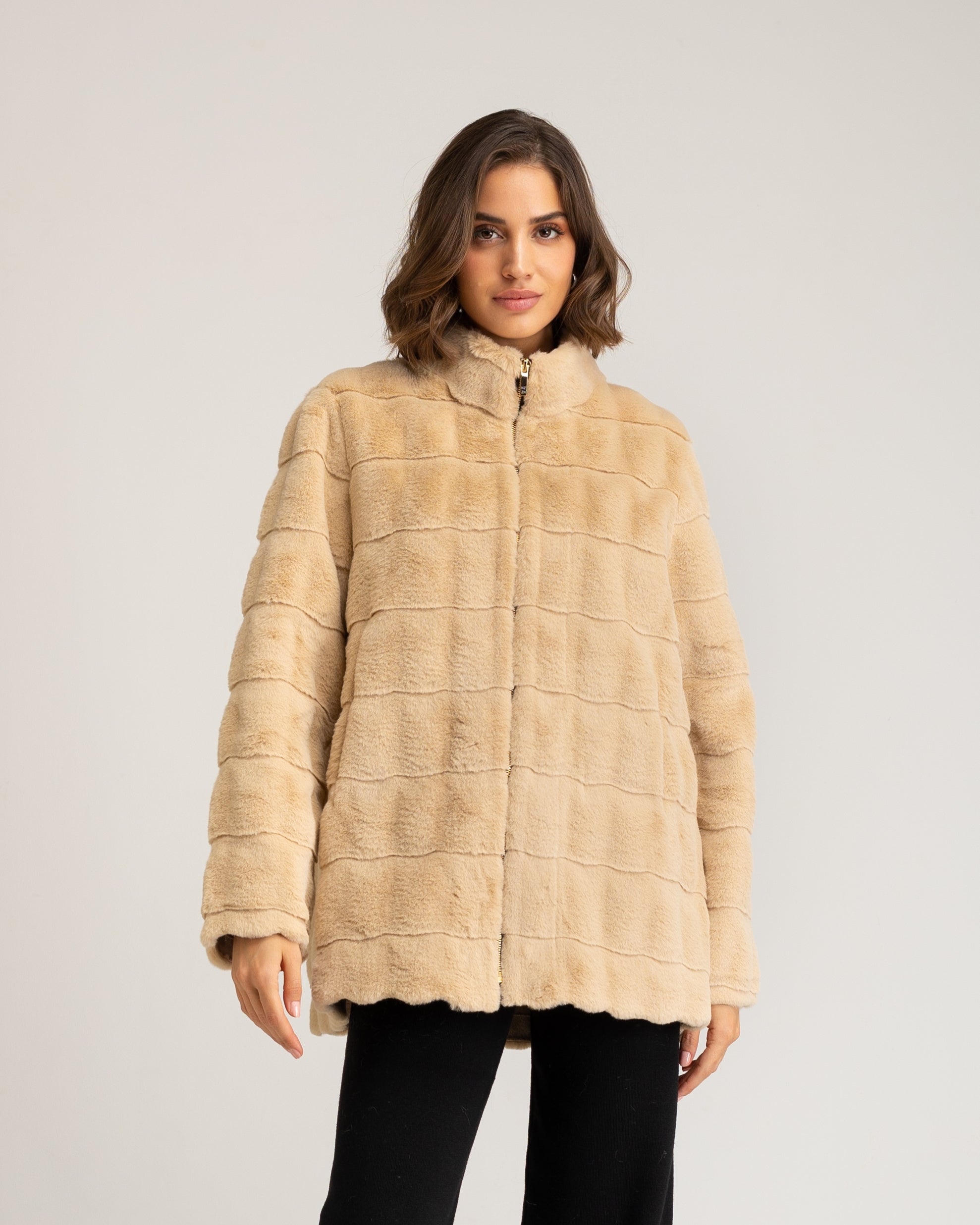 Chaqueta de mujer acolchada con diseño en franjas horizontales · Niza ...