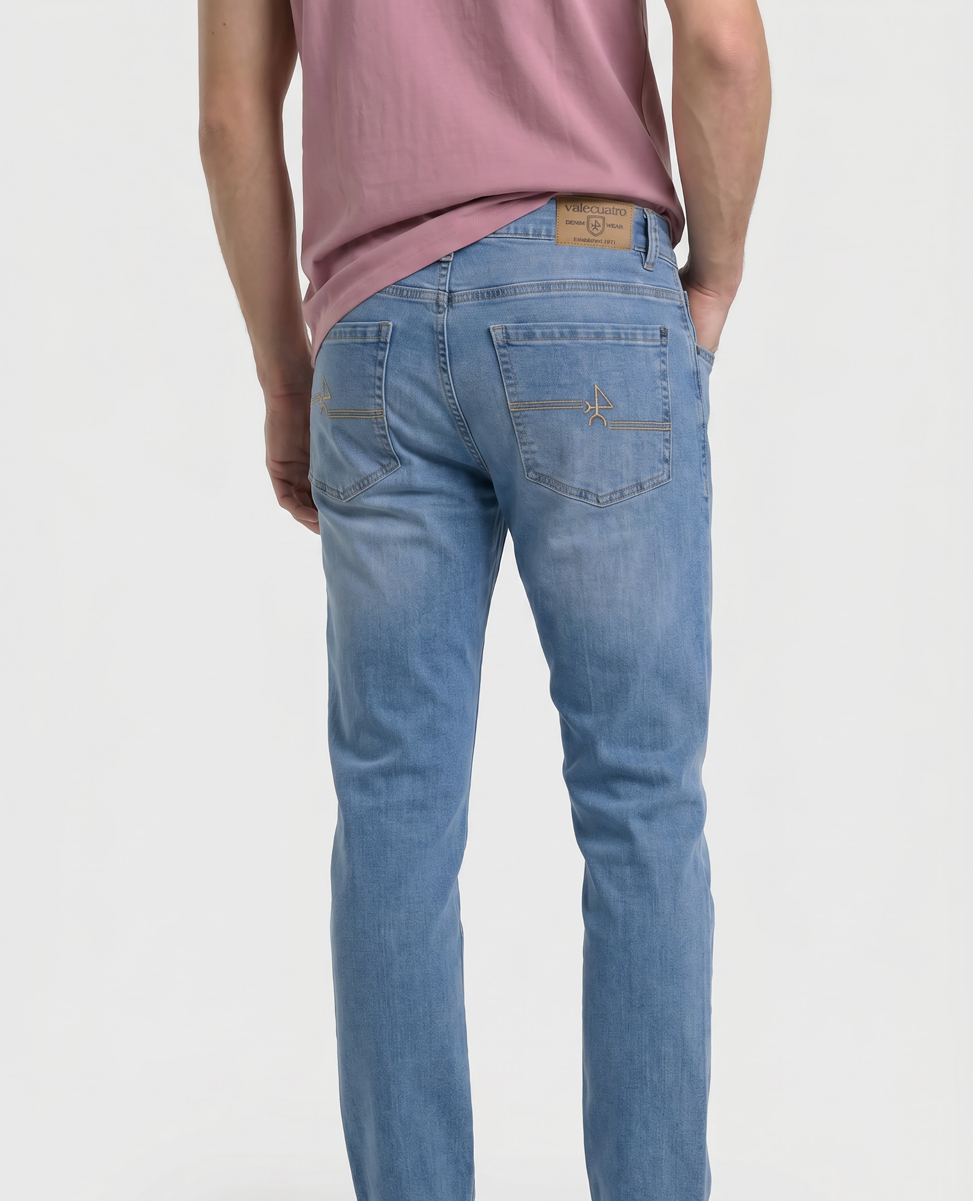 Vaquero de hombre corte regular azul claro Azul claro · El Corte Inglés