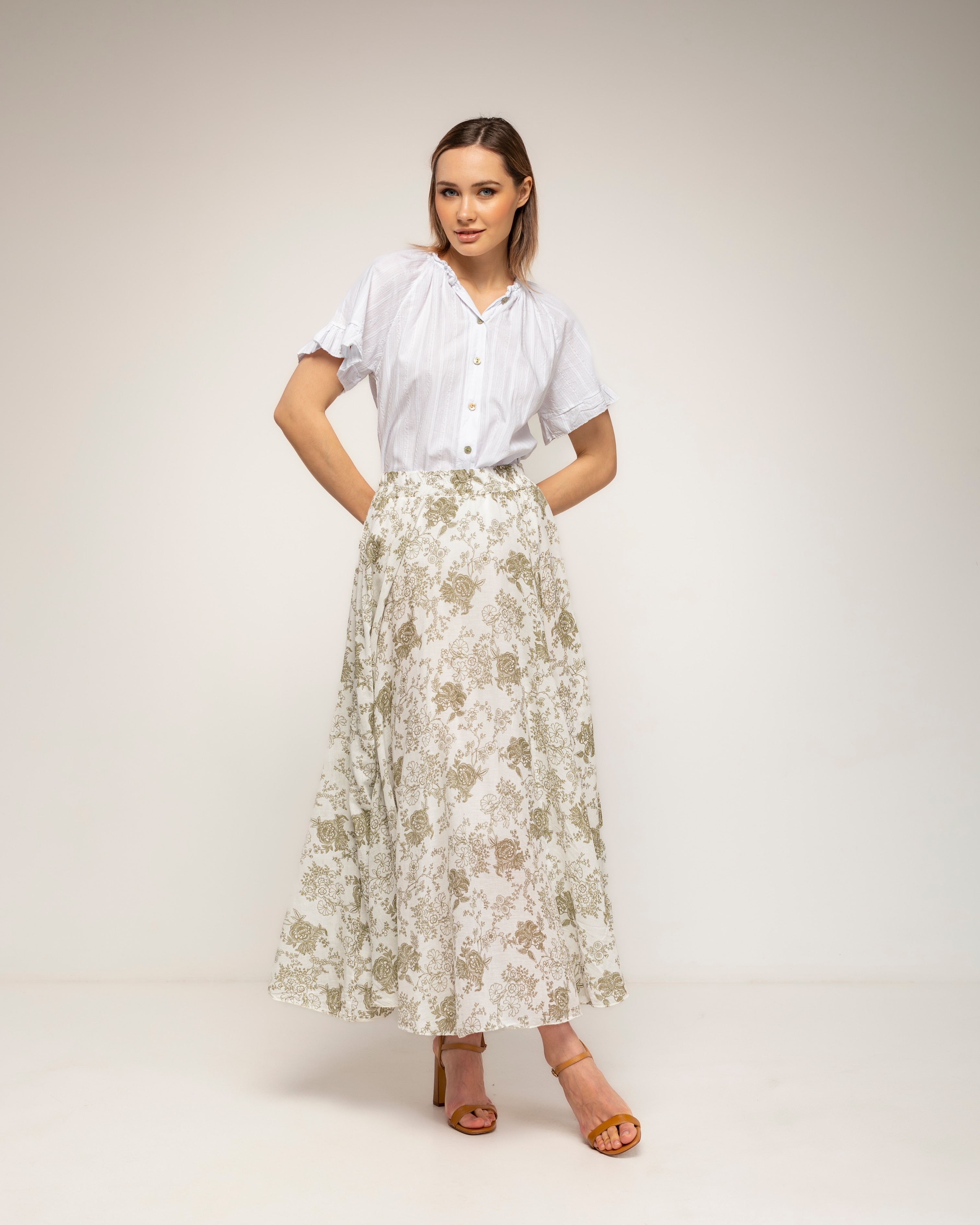 Camisa de mujer 100% algodón con cuello fruncido, volantes y textura ...
