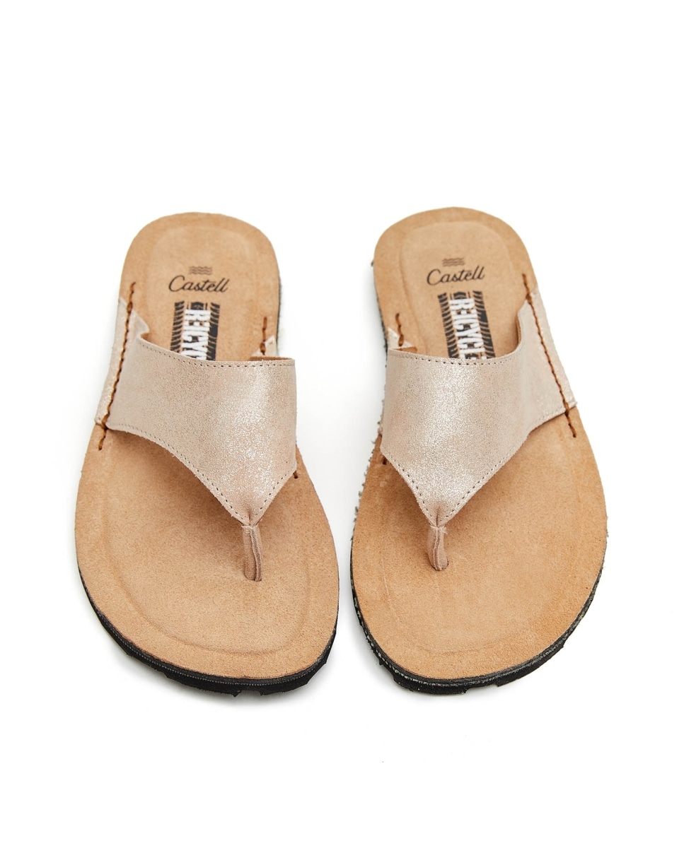 Sandalias planas de mujer en piel color dorado · CASTELL MENORCA · El ...