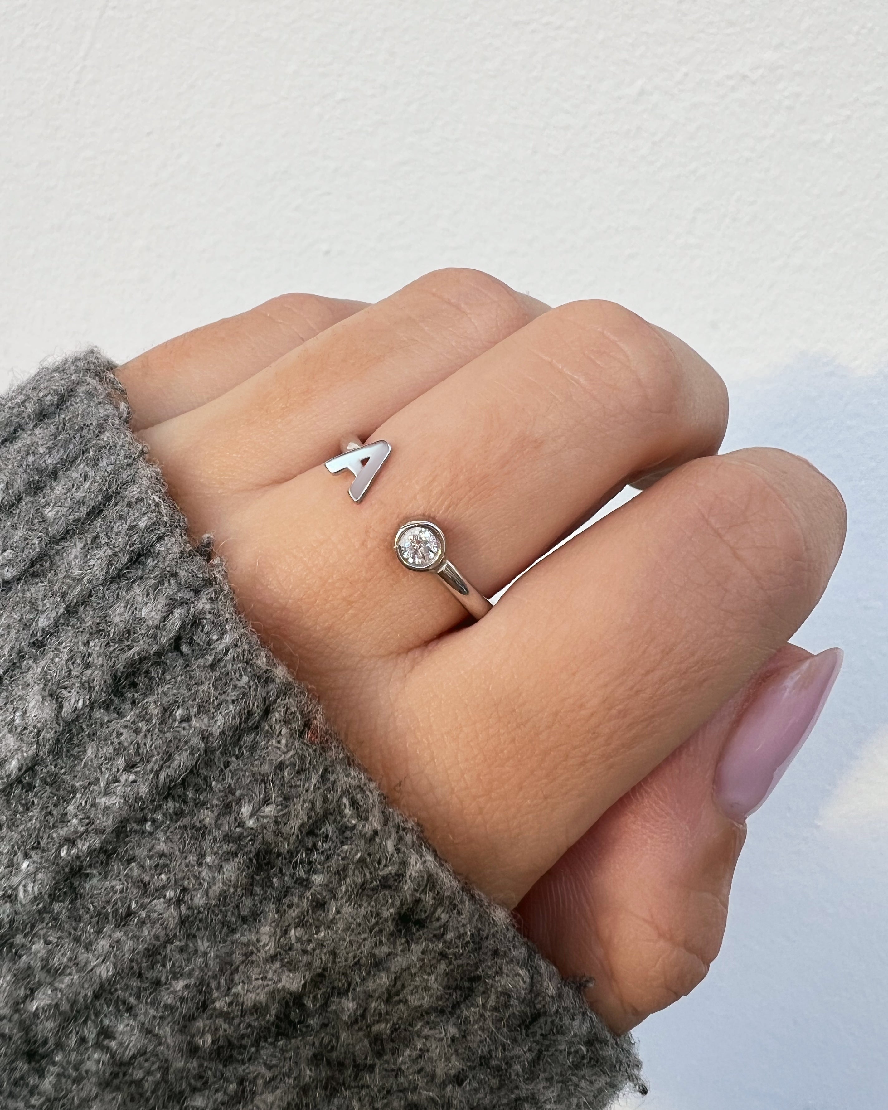 Anillo personalizado letter u de plata bañado en rodio Plateado ...