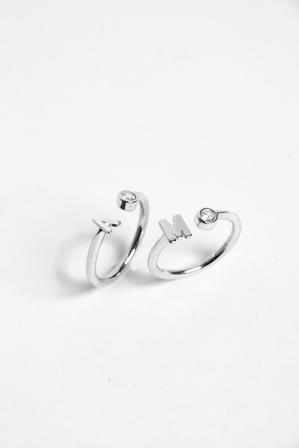 Anillo personalizado letter u de plata bañado en rodio Plateado ...