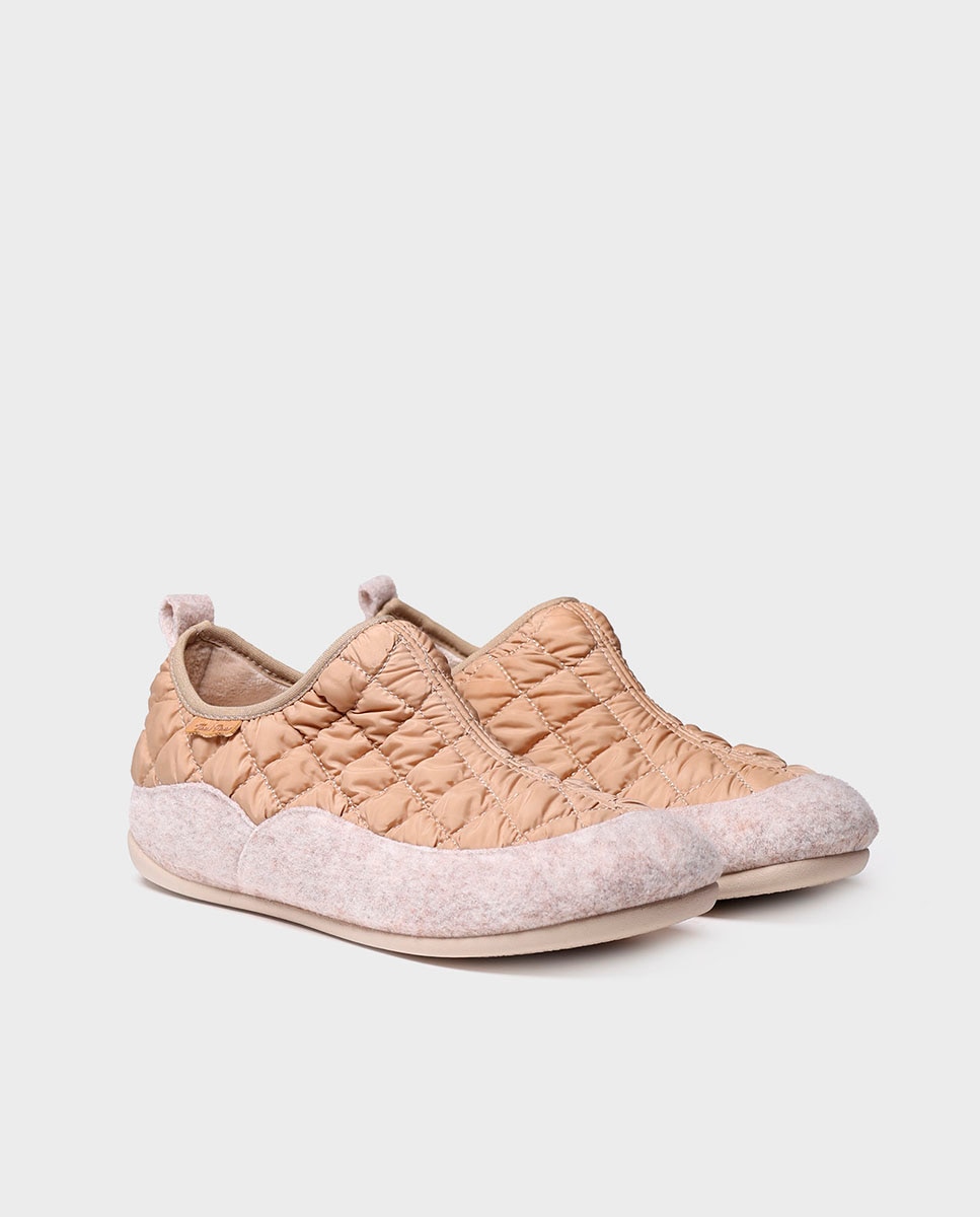Zapatillas de casa cerradas de mujer de tejido acolchado Beige Toni ...