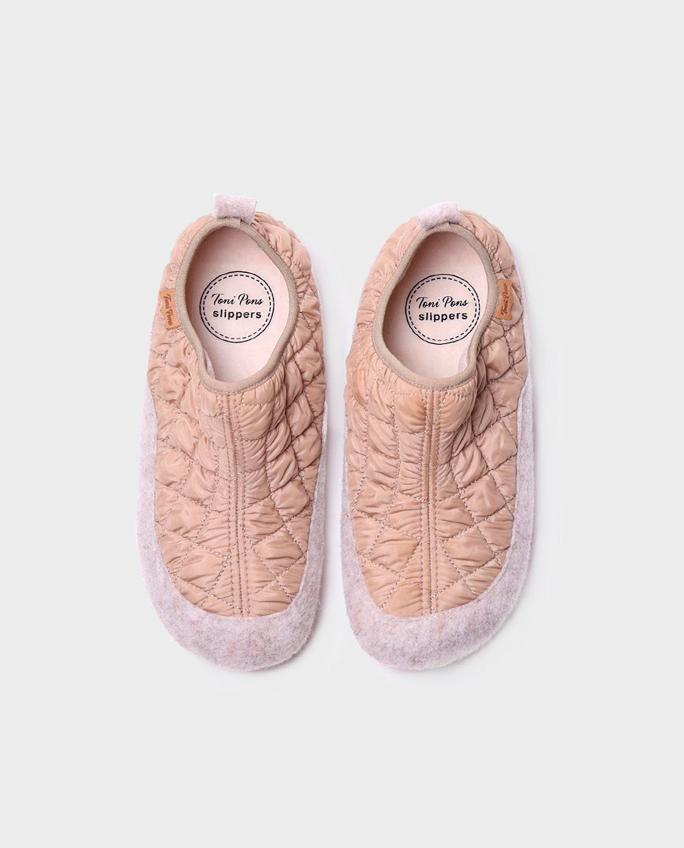 Zapatillas de casa cerradas de mujer de tejido acolchado Beige Toni ...