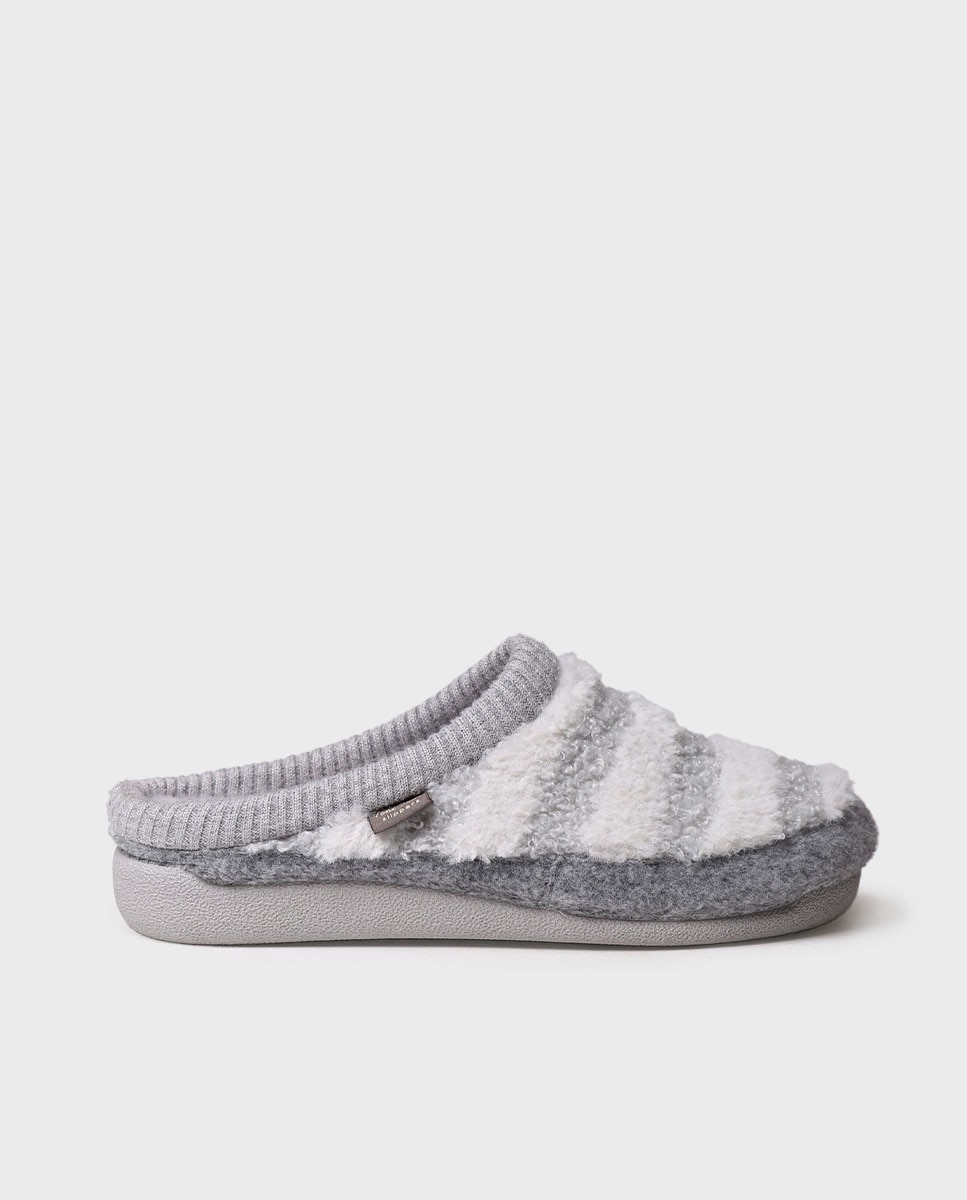 Zapatillas de casa cerradas de mujer tipo zueco Gris Toni Pons · El ...