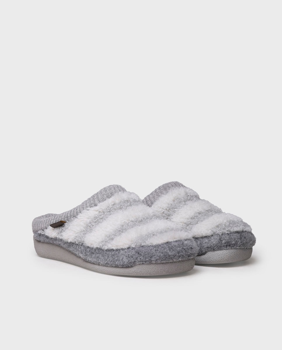 Zapatillas de casa cerradas de mujer tipo zueco Gris Toni Pons · El ...