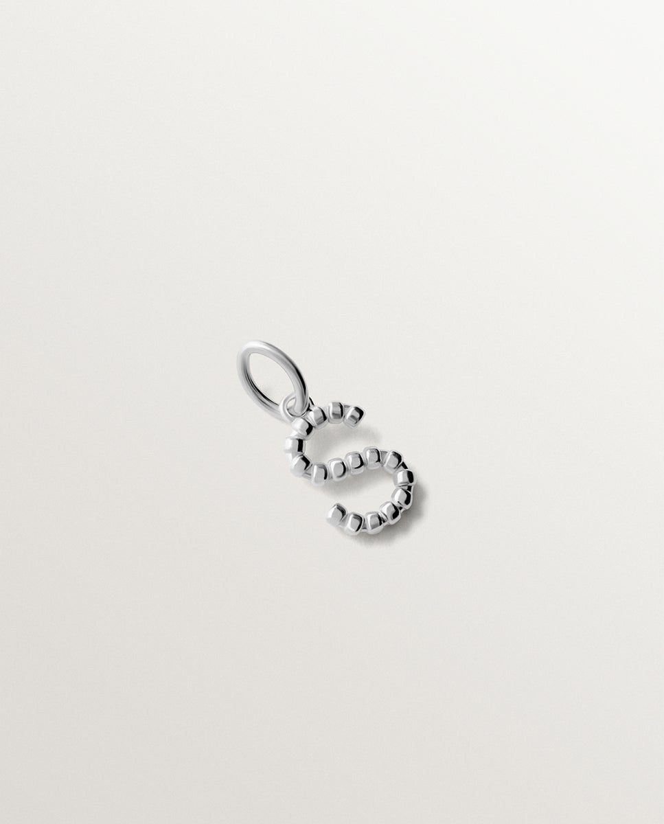 Charm de plata 925 con letra s y motivos de esferas Plata Aristocrazy ...