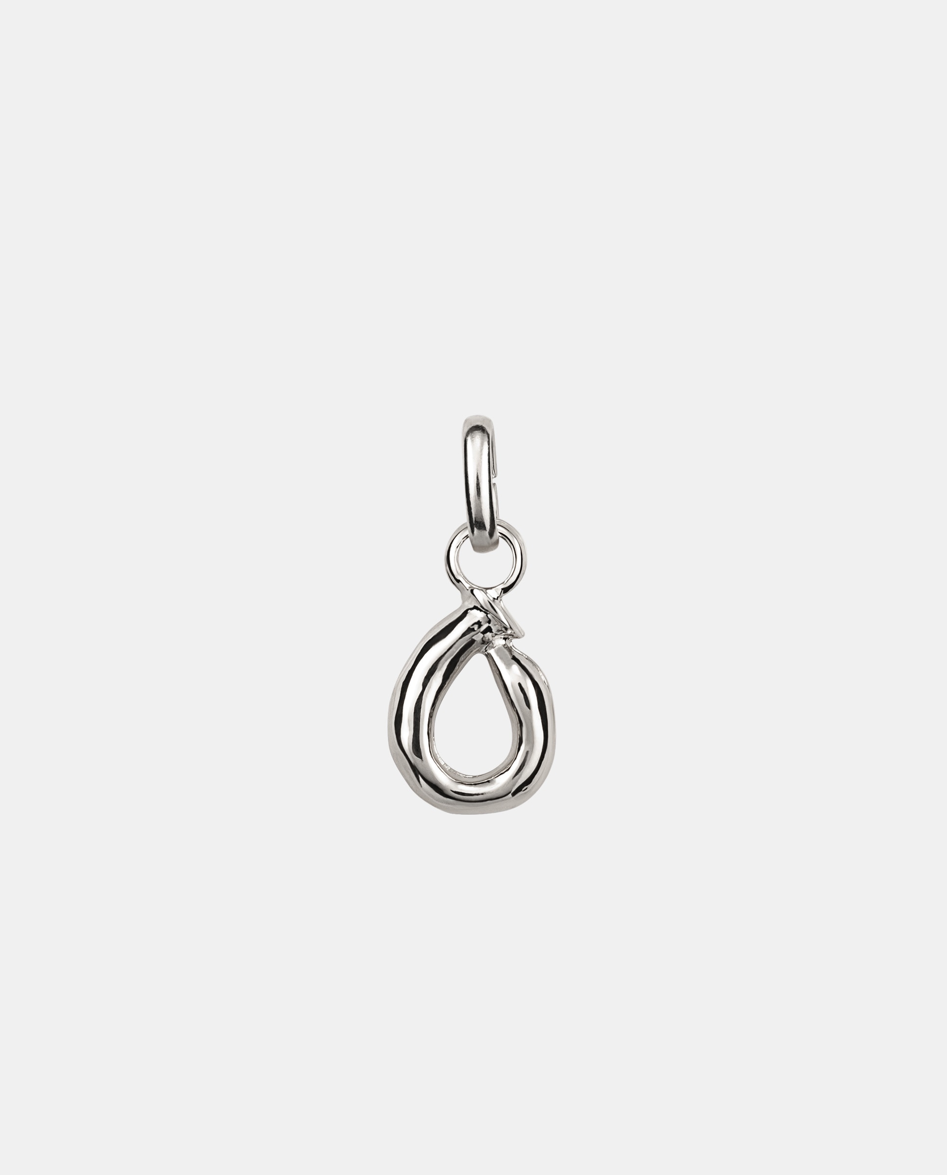 Charm letra O pequeña bañado en plata de ley Plata UNO de 50 · El Corte ...