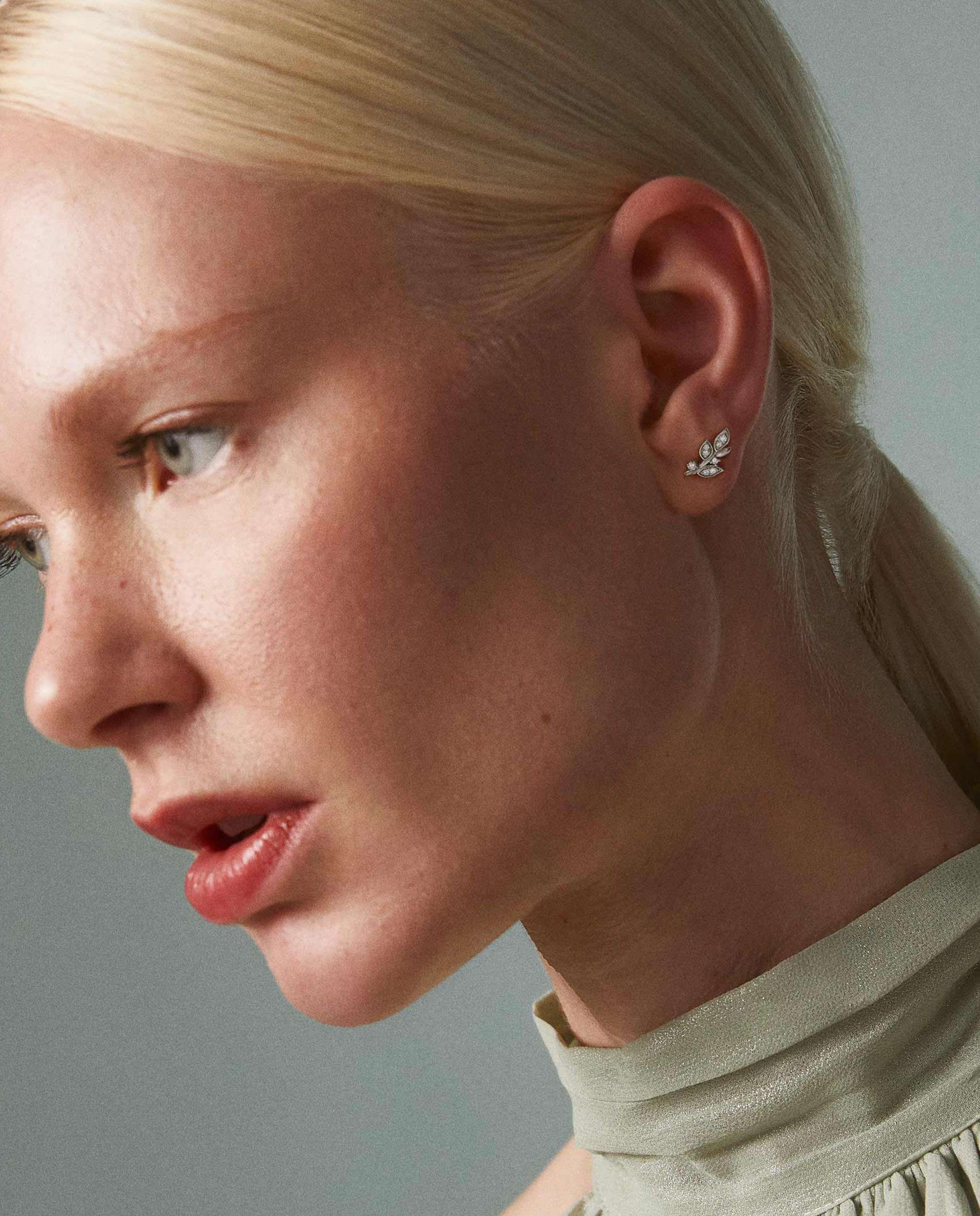 Pendientes dafne de diamantes en oro blanco de 18 kt Blanco MUMIT · El ...