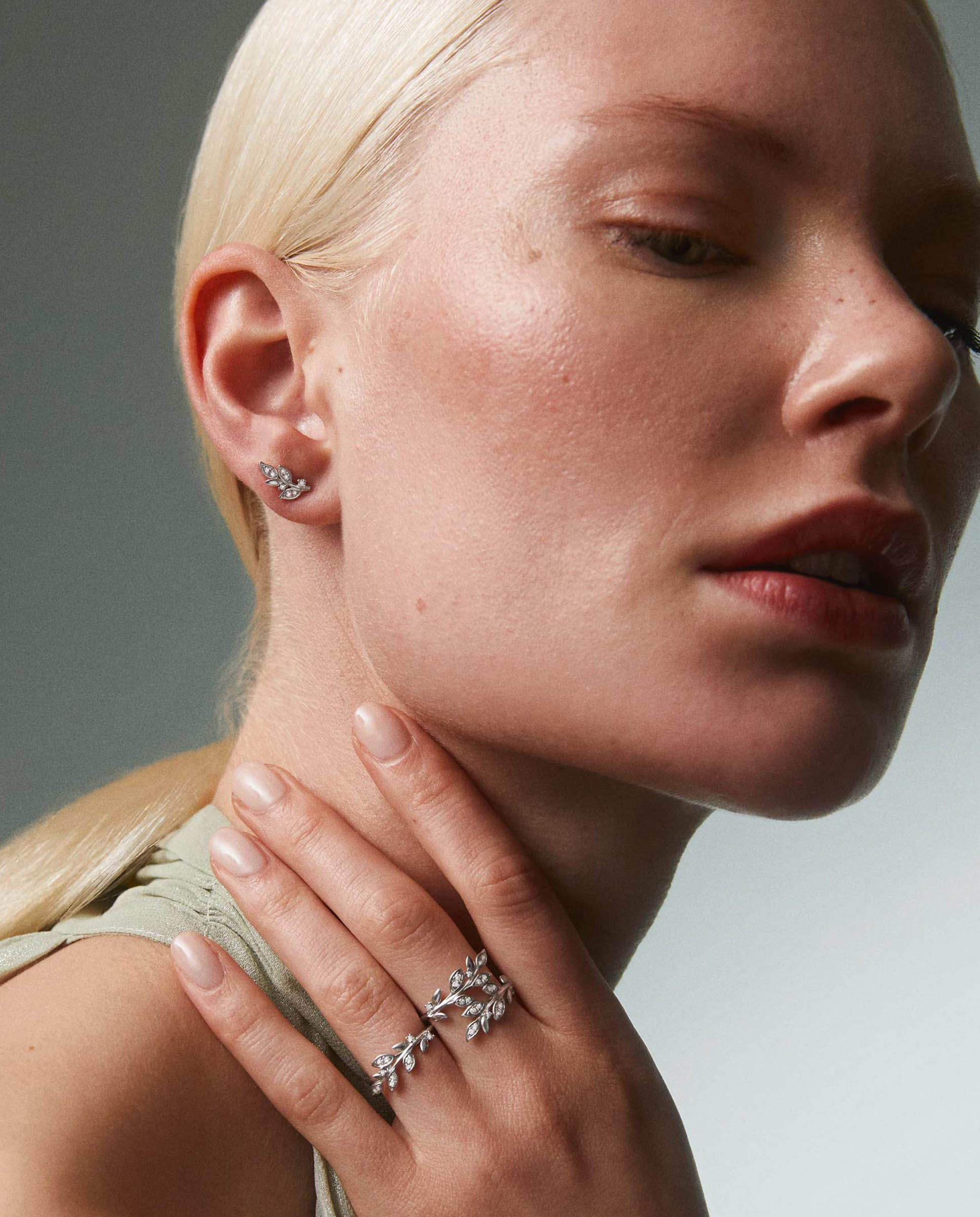 Pendientes dafne de diamantes en oro blanco de 18 kt Blanco MUMIT · El ...