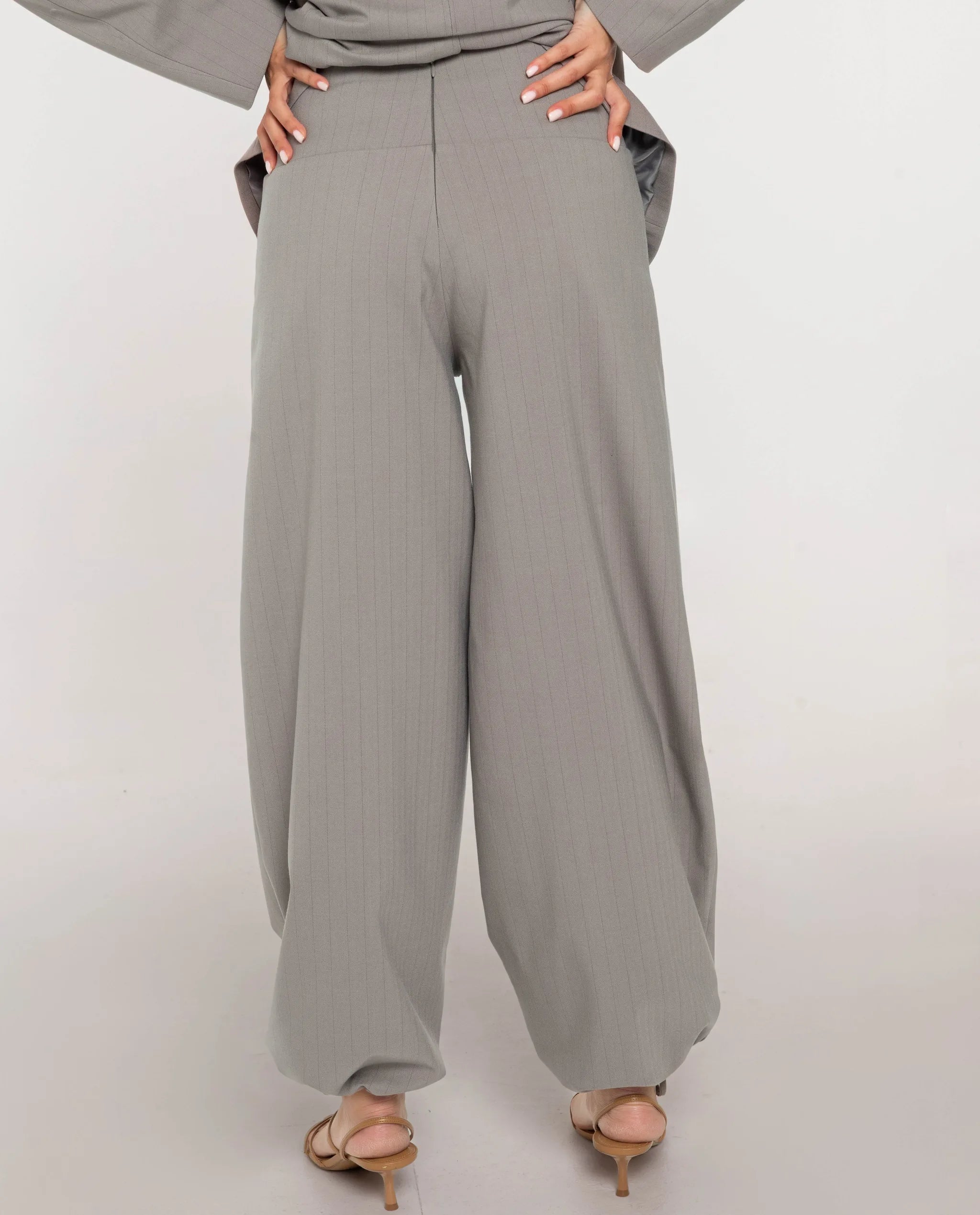 Pantalón recto de raya diplomática de traje de mujer The-Are · El Corte ...