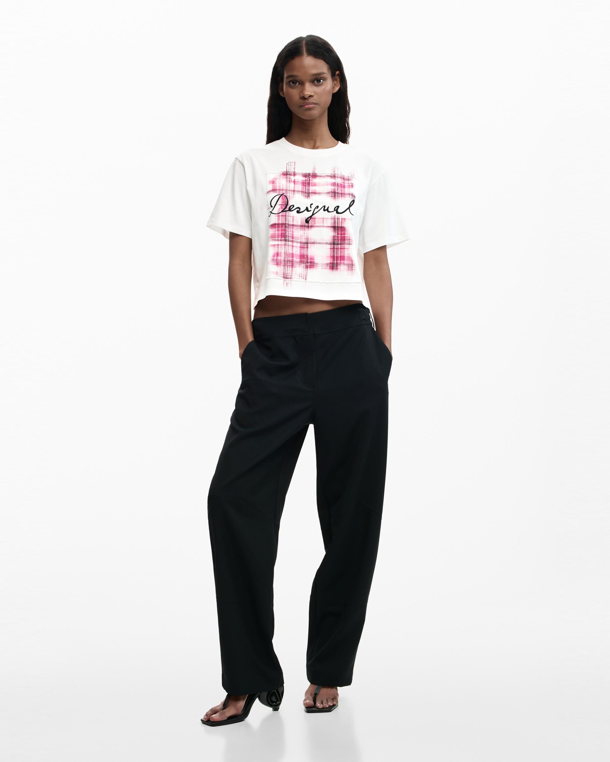 Camiseta de mujer logo cuadros Blanco Desigual · El Corte Inglés