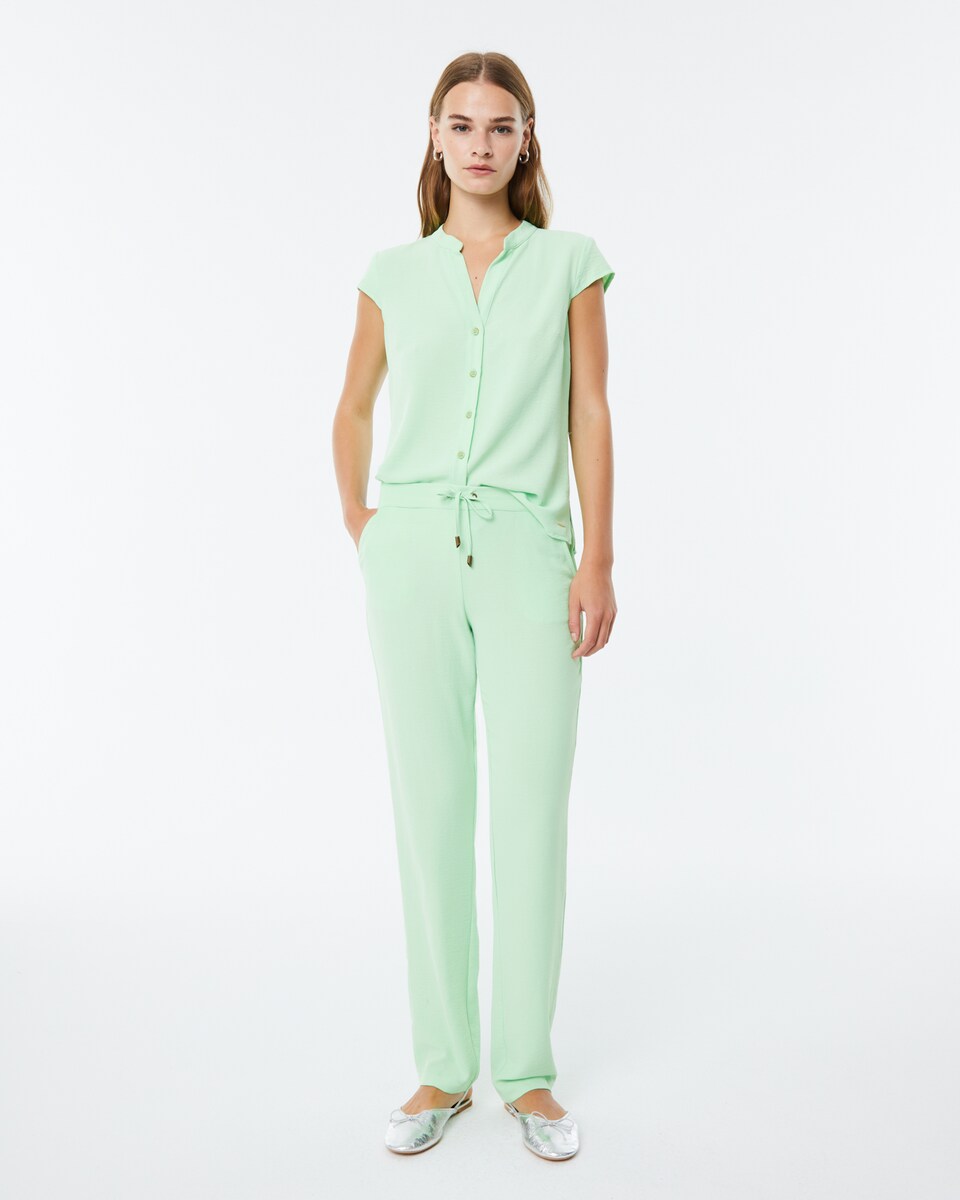 Jogger de mujer con cintura elástica y bolsillos tipo francés · Paz ...