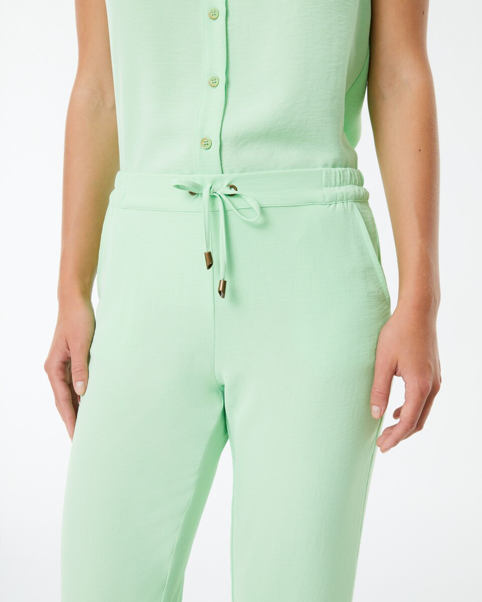 Jogger de mujer con cintura elástica y bolsillos tipo francés · Paz ...